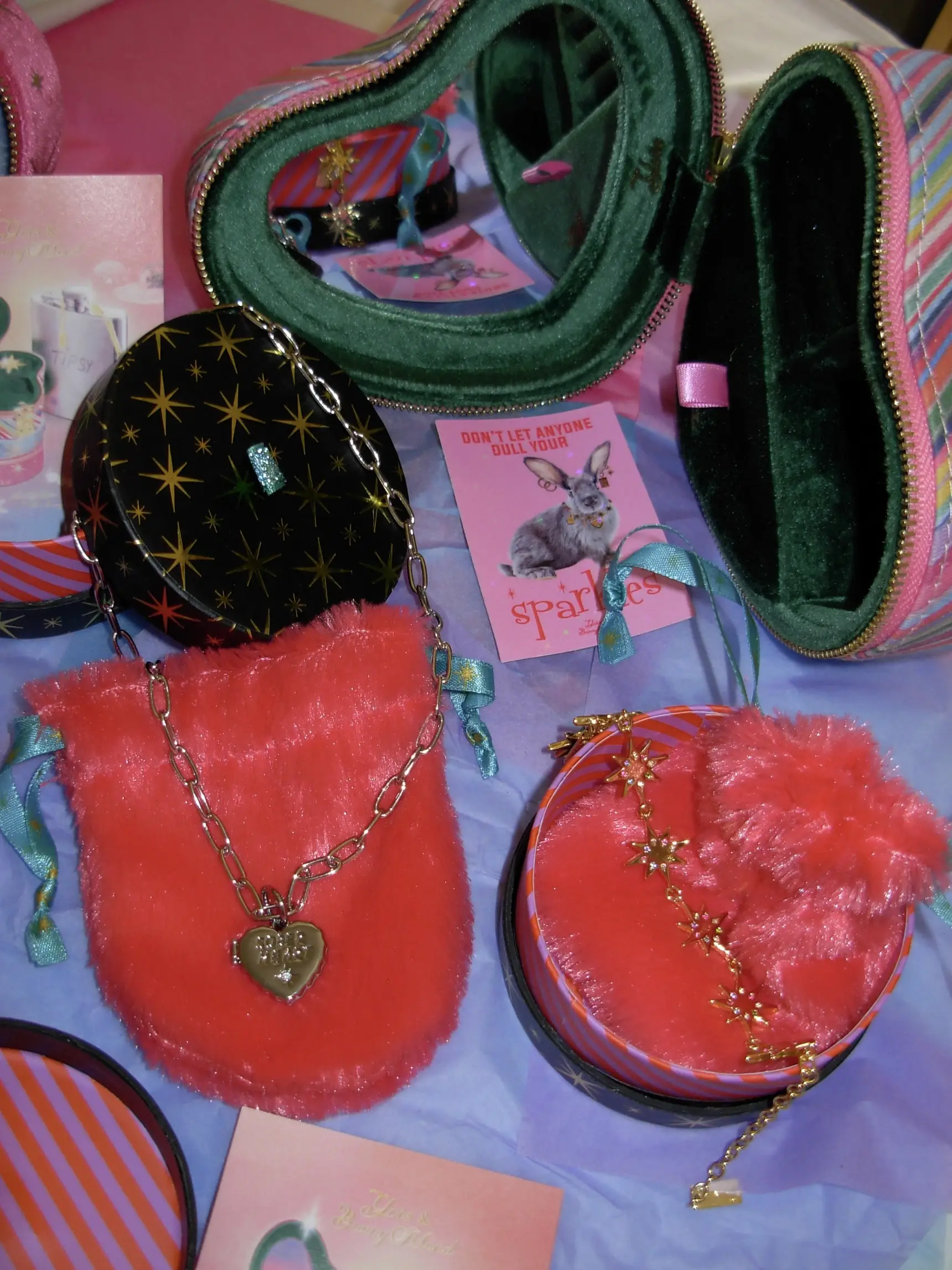 YVIS x Bunny.shoot เครื่องประดับ!!สุดชิค..ของมันต้องมี💖🌈 | แกลเลอรีที่โพสต์โดย asma.ntd | Lemon8