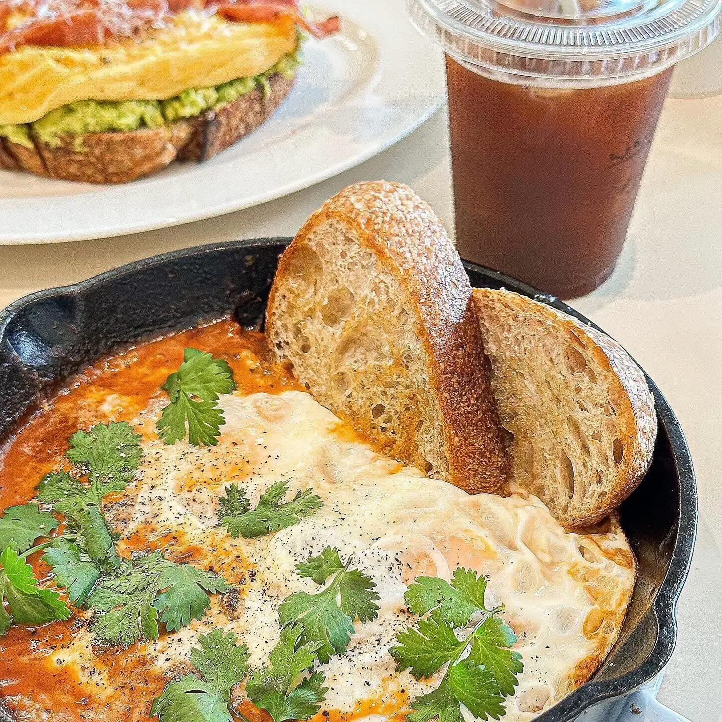 GROON : คาเฟ่สุดมินิมอลย่านนิมมาน ครบ จบ ทั้งกาแฟดี ถ่ายรูปปัง | แกลเลอ ...