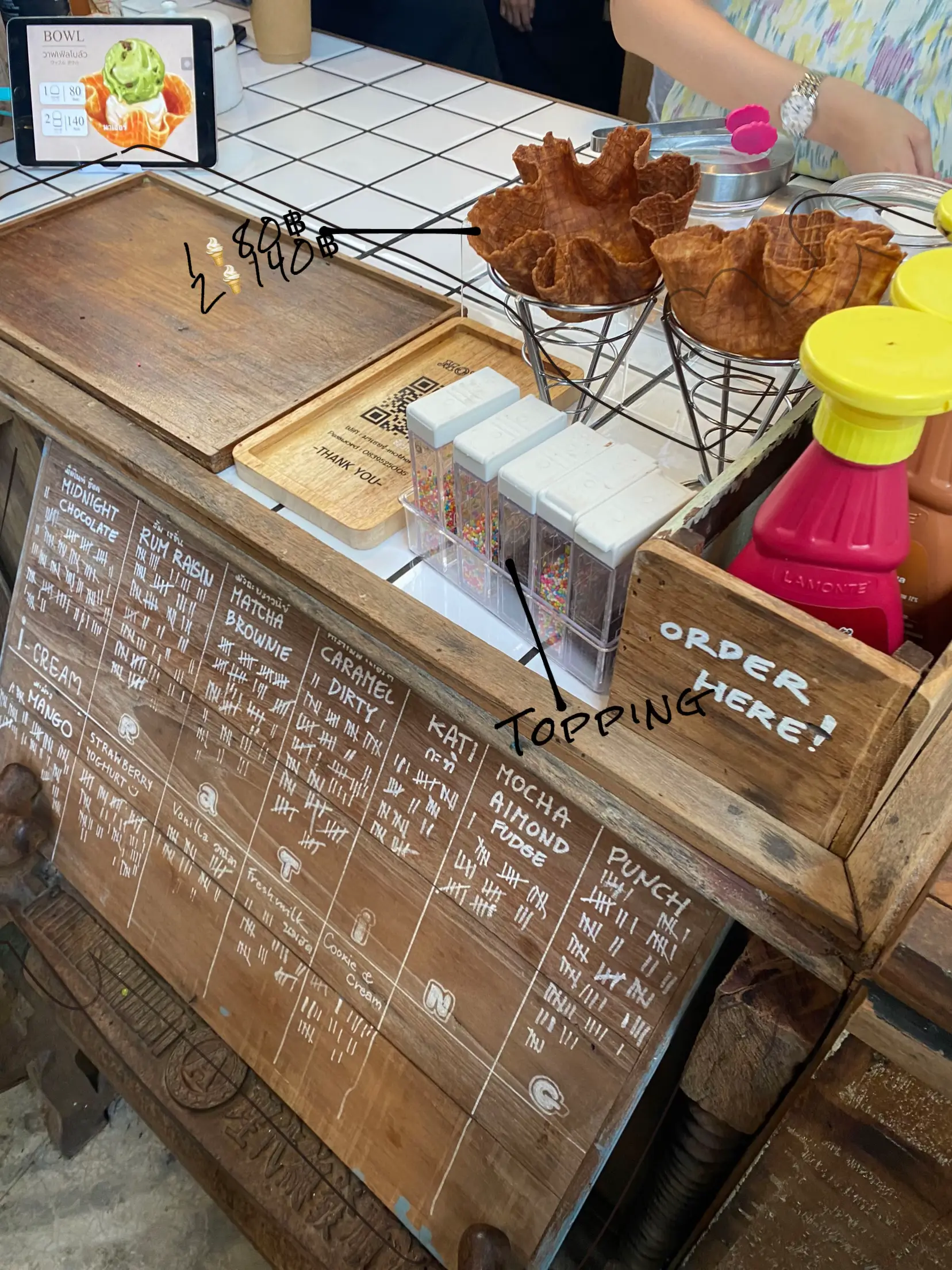 คาเฟ่ไอศครีมโฮมเมดย่านศรีราชา-บางพระ 👩🏻‍🍳🍦 | แกลเลอรีที่โพสต์โดย wwara🍳😋 | Lemon8