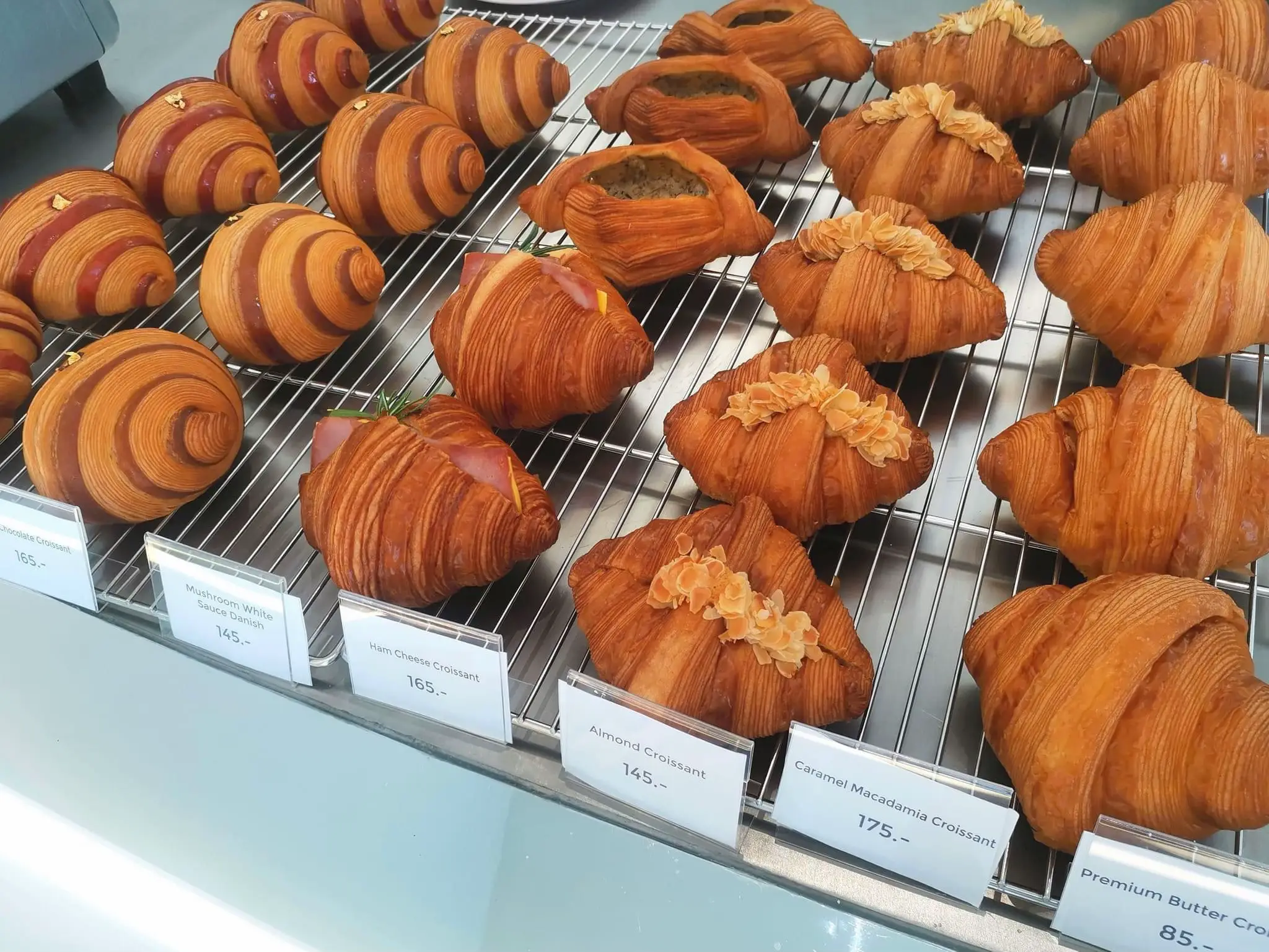 UNCLOUD COFFEE รีวิวคาเฟ่น้องใหม่ชลบุรี | แกลเลอรีที่โพสต์โดย Apas 💕 | Lemon8