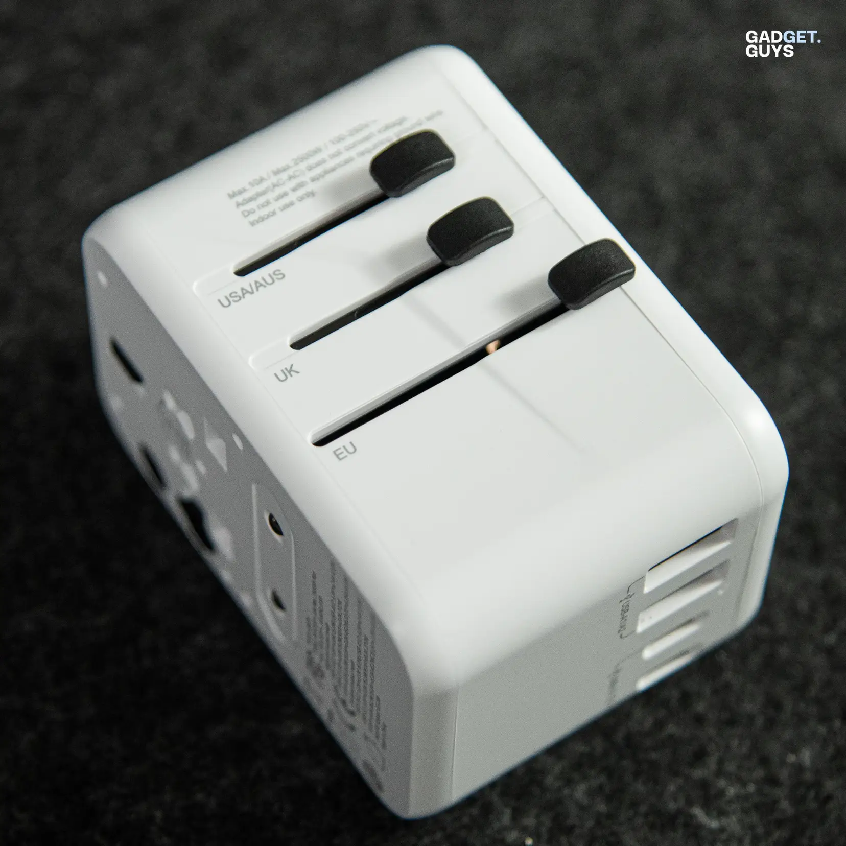 Universal Charger พกตัวเดียว เที่ยวได้เลย💫 | แกลเลอรีที่โพสต์โดย Gadget ...