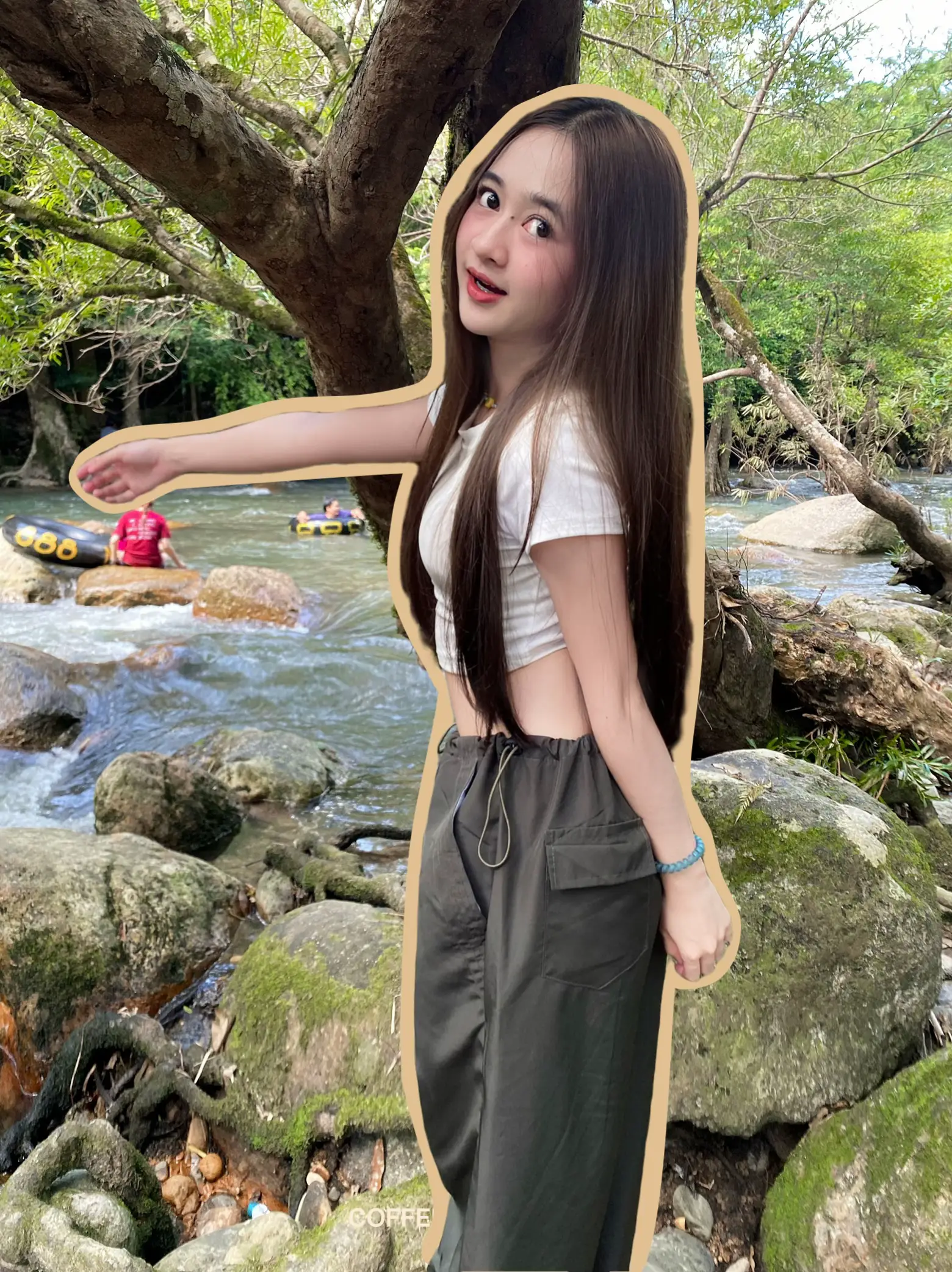 ไอเดียแต่งตัวเที่ยวน้ำตก 🤎🤍 | แกลเลอรีที่โพสต์โดย Premwadee | Lemon8