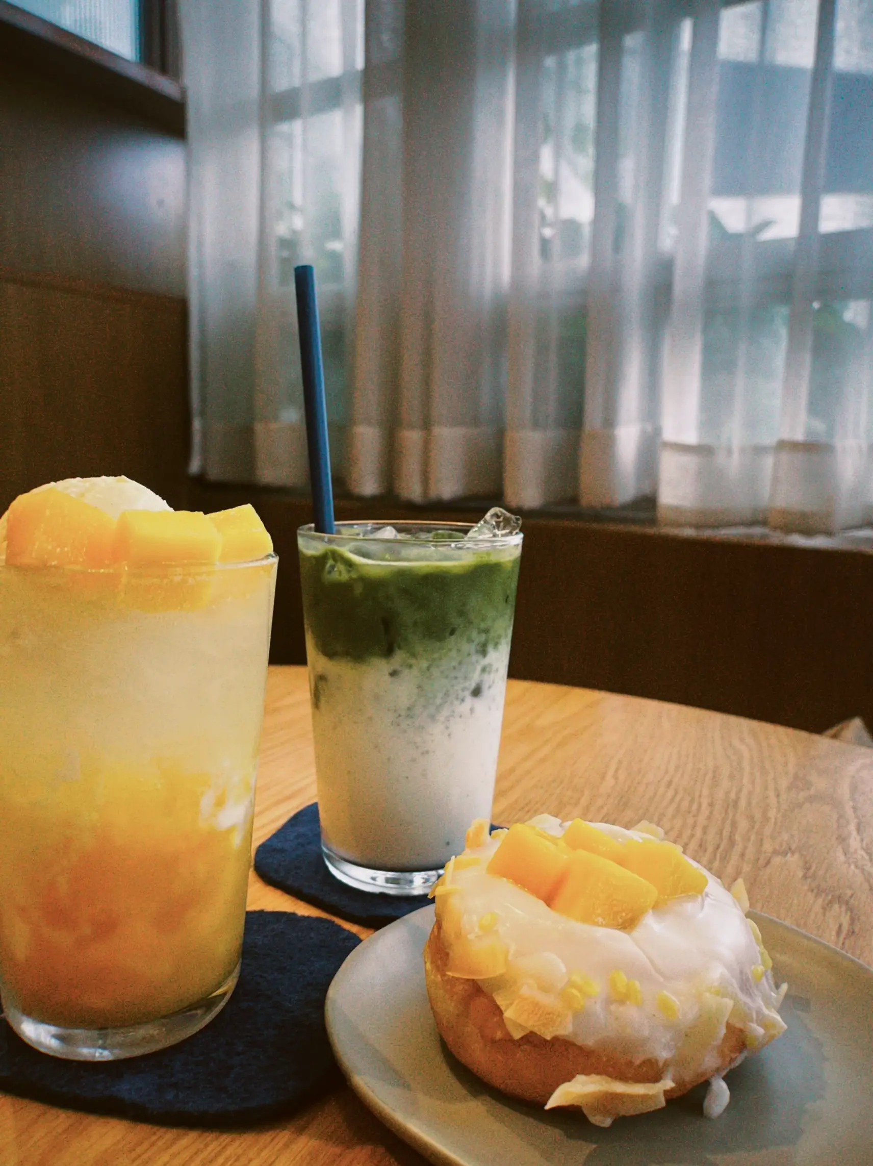 🍩 🍋 เมนูหน้าร้อน มะม่วงต้องมาแล้วววว #รีวิวคาเฟ่ | แกลเลอรีที่โพสต์โดย Chanunchida | Lemon8