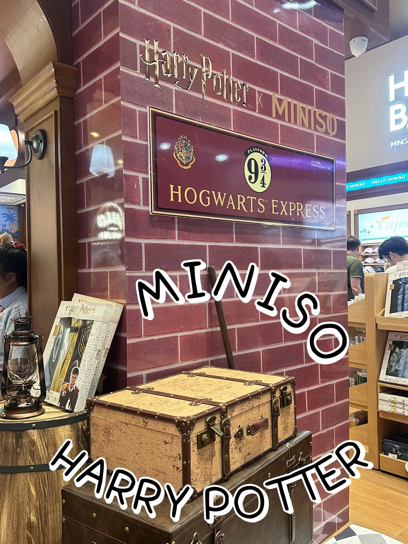 MINISO x HARRY POTTER Asiatique | แกลเลอรีที่โพสต์โดย grace.isgrace | Lemon8