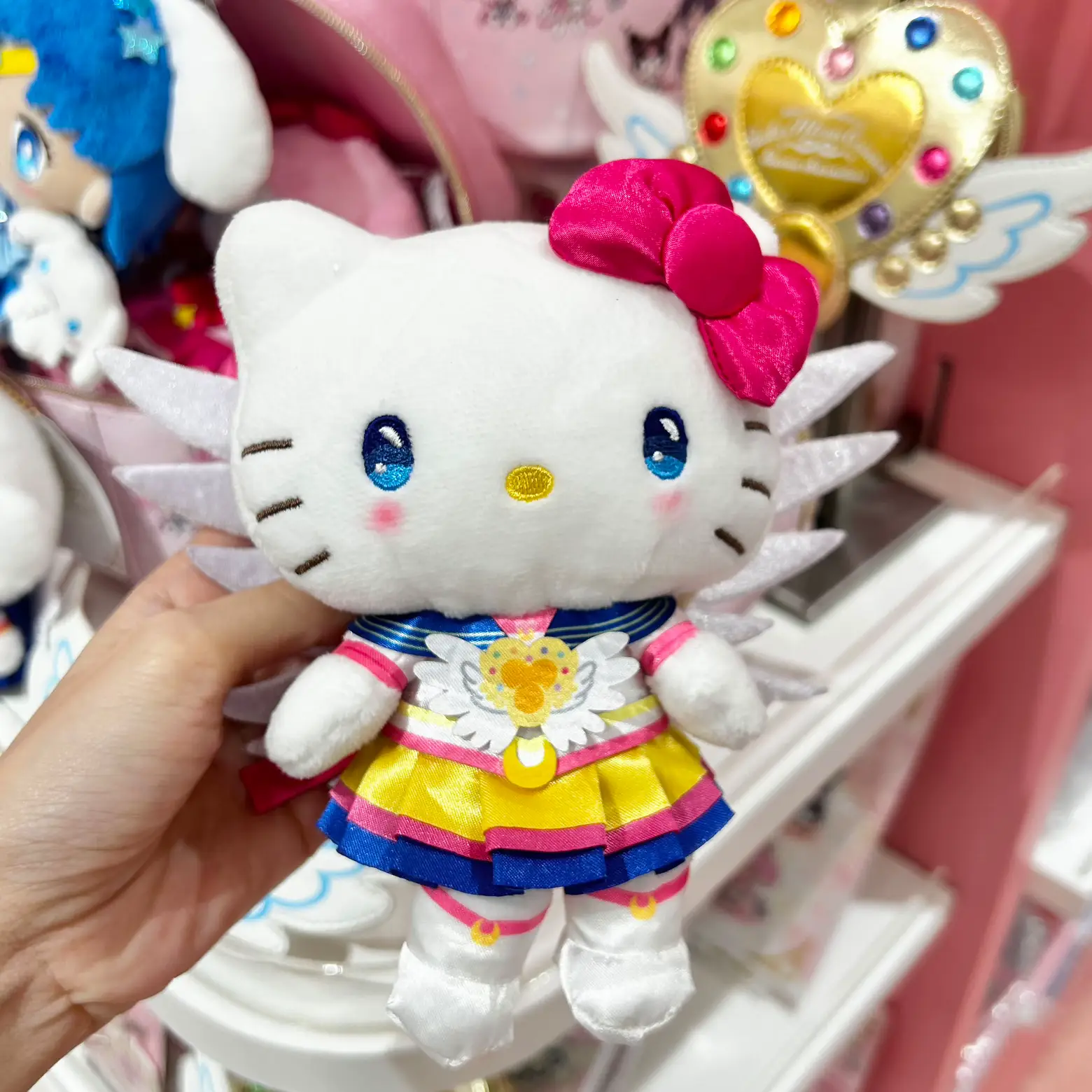 พามาส่อง 🌙 Pretty Guardian Sailor Moon x Sanrio | แกลเลอรีที่โพสต์โดย praew_sresh | Lemon8