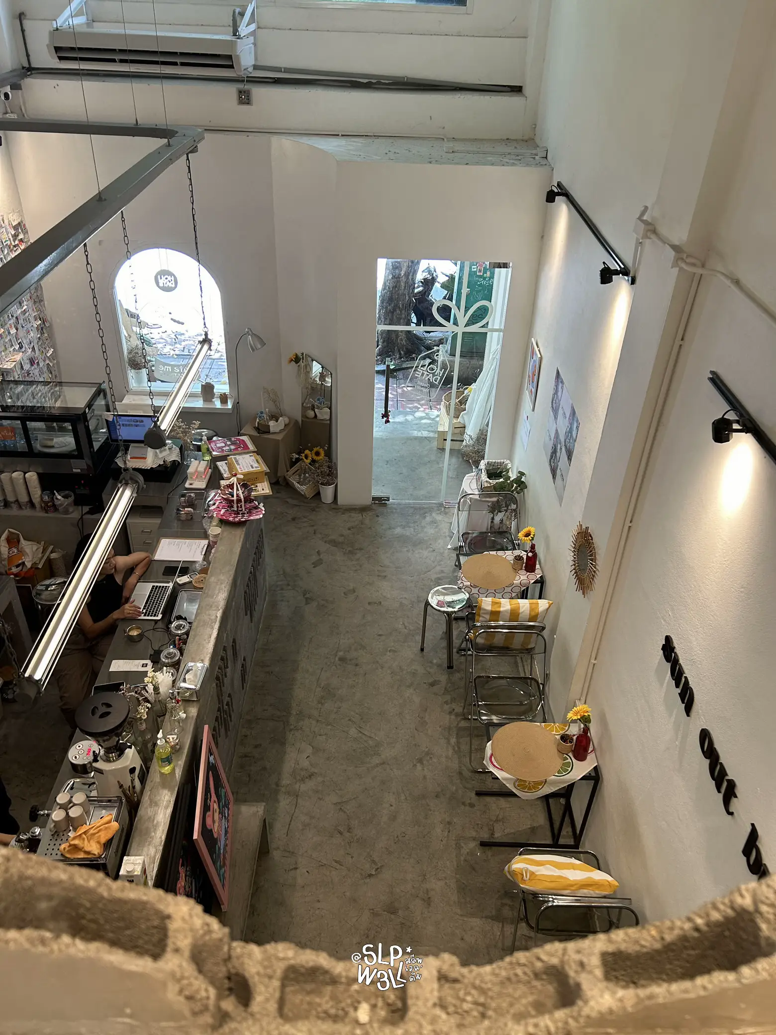 Holidate cafe — คาเฟ่คลีน ๆ แถว mrt สามย่าน 💐🤍 | แกลเลอรีที่โพสต์โดย dreamonyou🥦🍎 | Lemon8