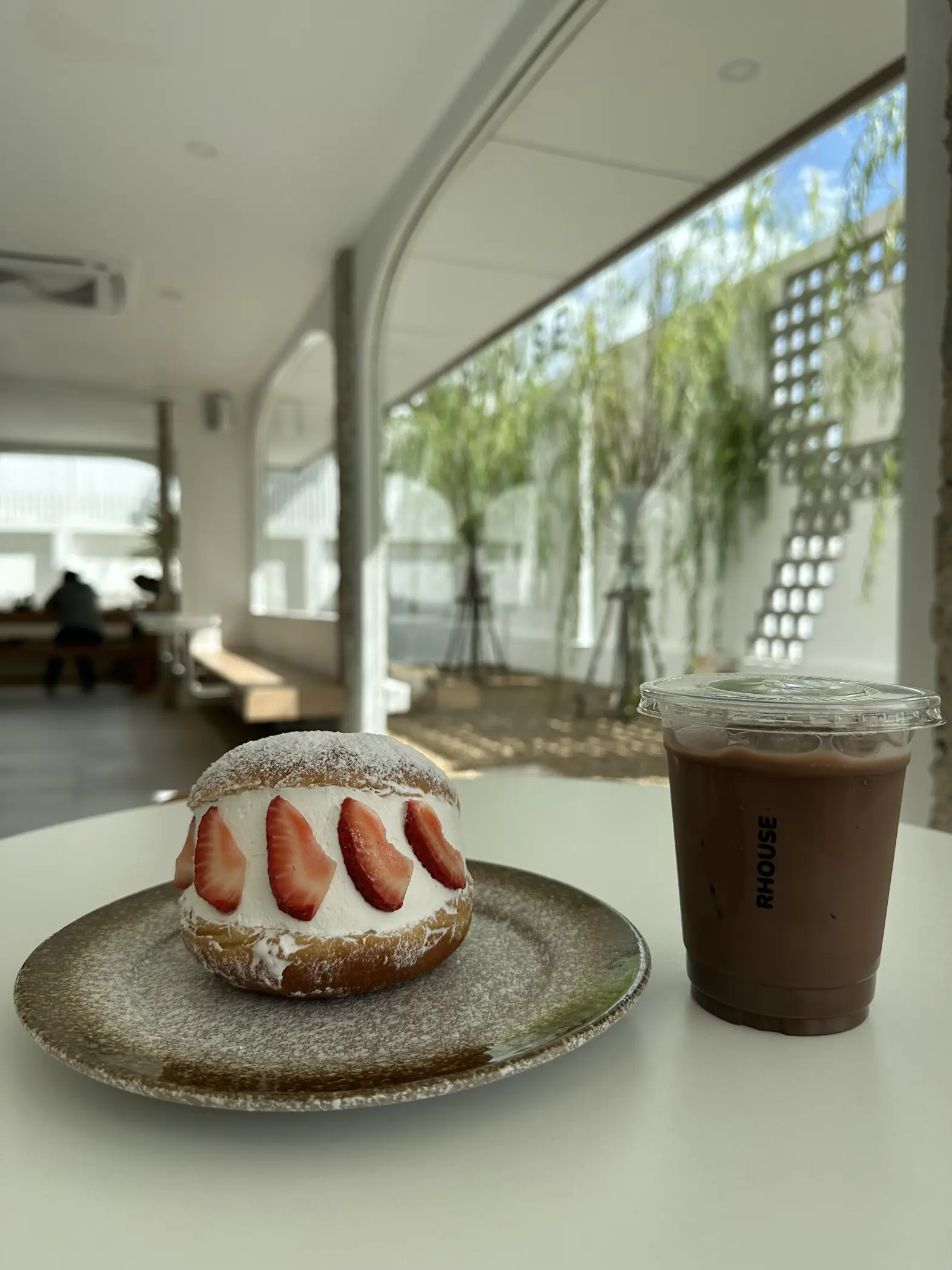 แต่งตัวชิวๆ ไปคาเฟ่ | แกลเลอรีที่โพสต์โดย Praeploy | Lemon8