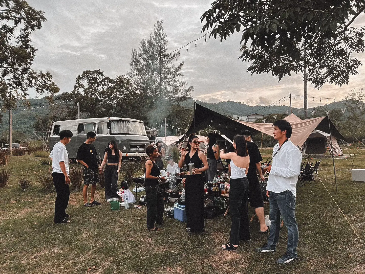 แคมป์ปิ้งกับเพื่อนรู้ใจ📸 | แกลเลอรีที่โพสต์โดย Weena Ysm | Lemon8