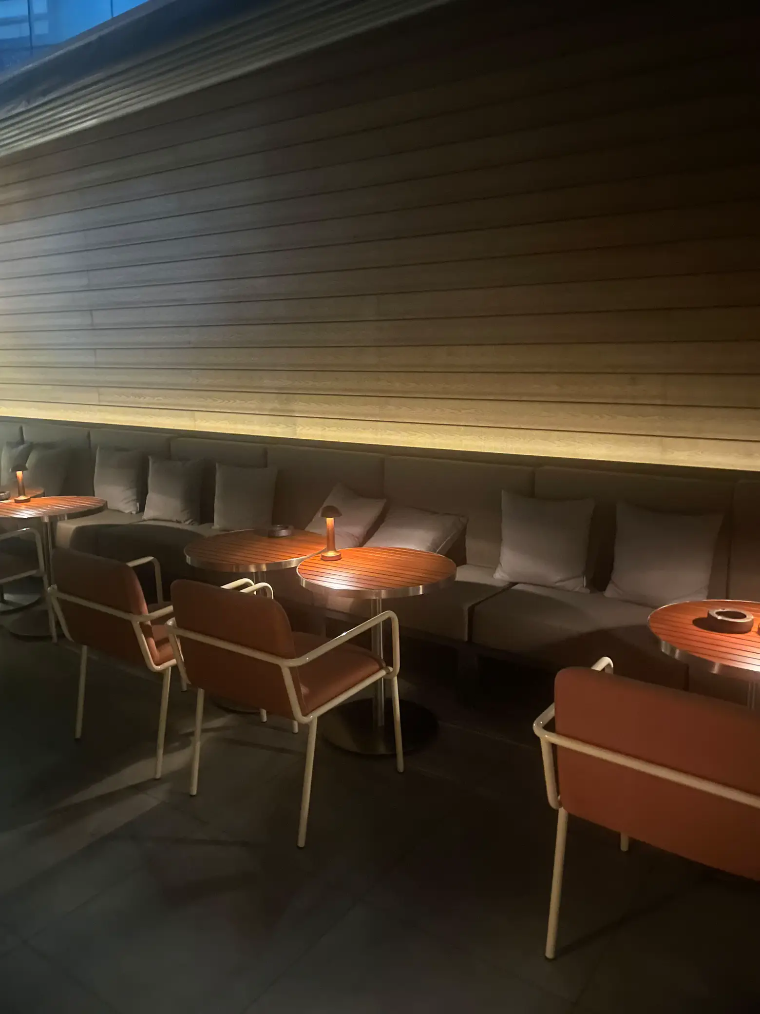 🍸บาร์ลับเปิดใหม่ Funky Town Bar มี roof top | แกลเลอรีที่โพสต์โดย ...