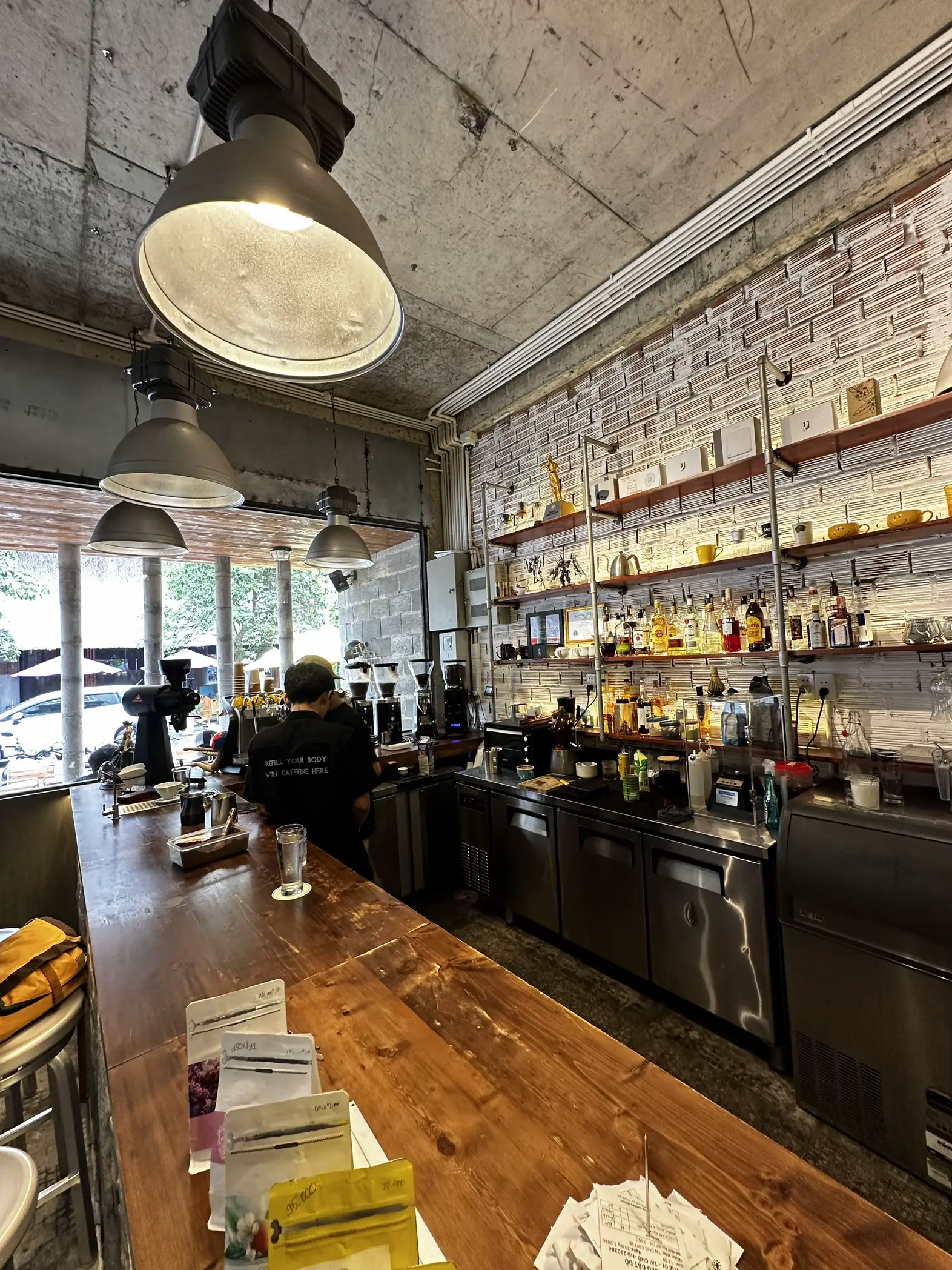 ร้านกาแฟสุดชิค สไตล์ Loft ในดานัง | แกลเลอรีที่โพสต์โดย PONDNTTP | Lemon8