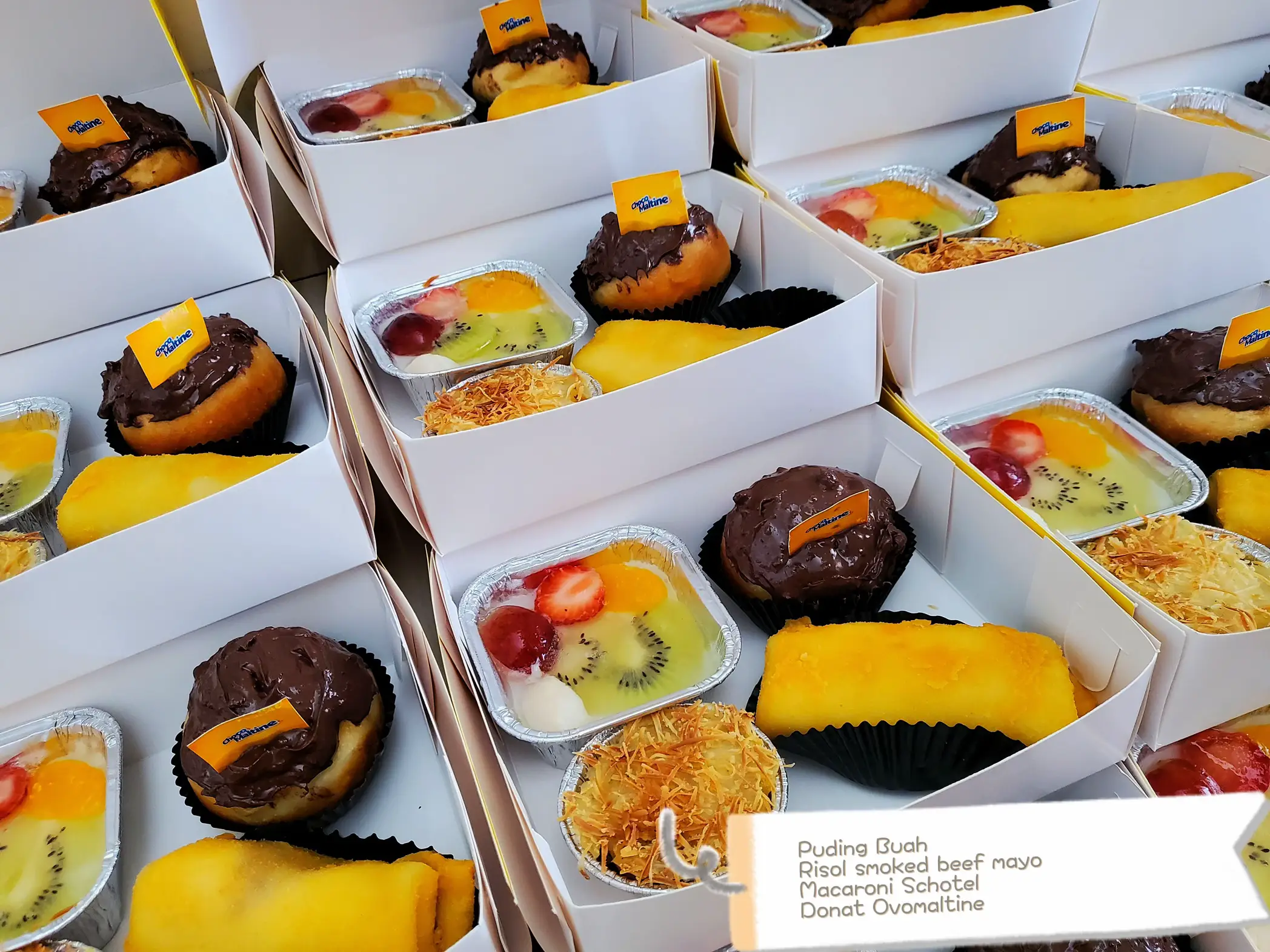 Ide isian Snack Box kekinian untuk acara di rumah | Galeri diposting oleh rianda | Lemon8