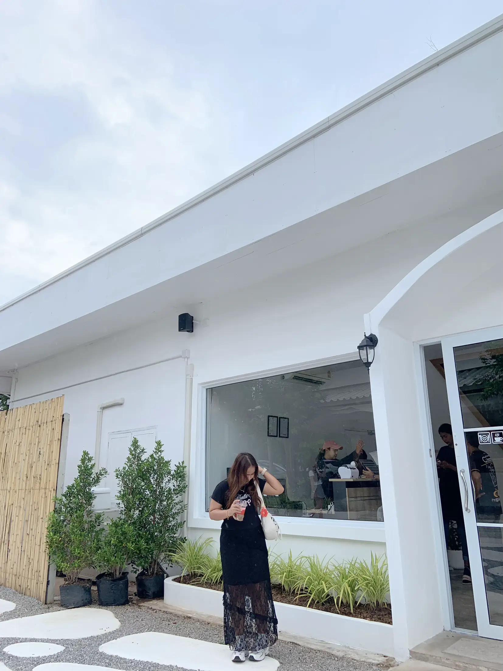 Season Cafe Chumphon 🌊 คาเฟ่ริมทะเล บรรยากาศดีเว่อ 💖 | แกลเลอรีที่โพสต์โดย Tangmo_TM | Lemon8