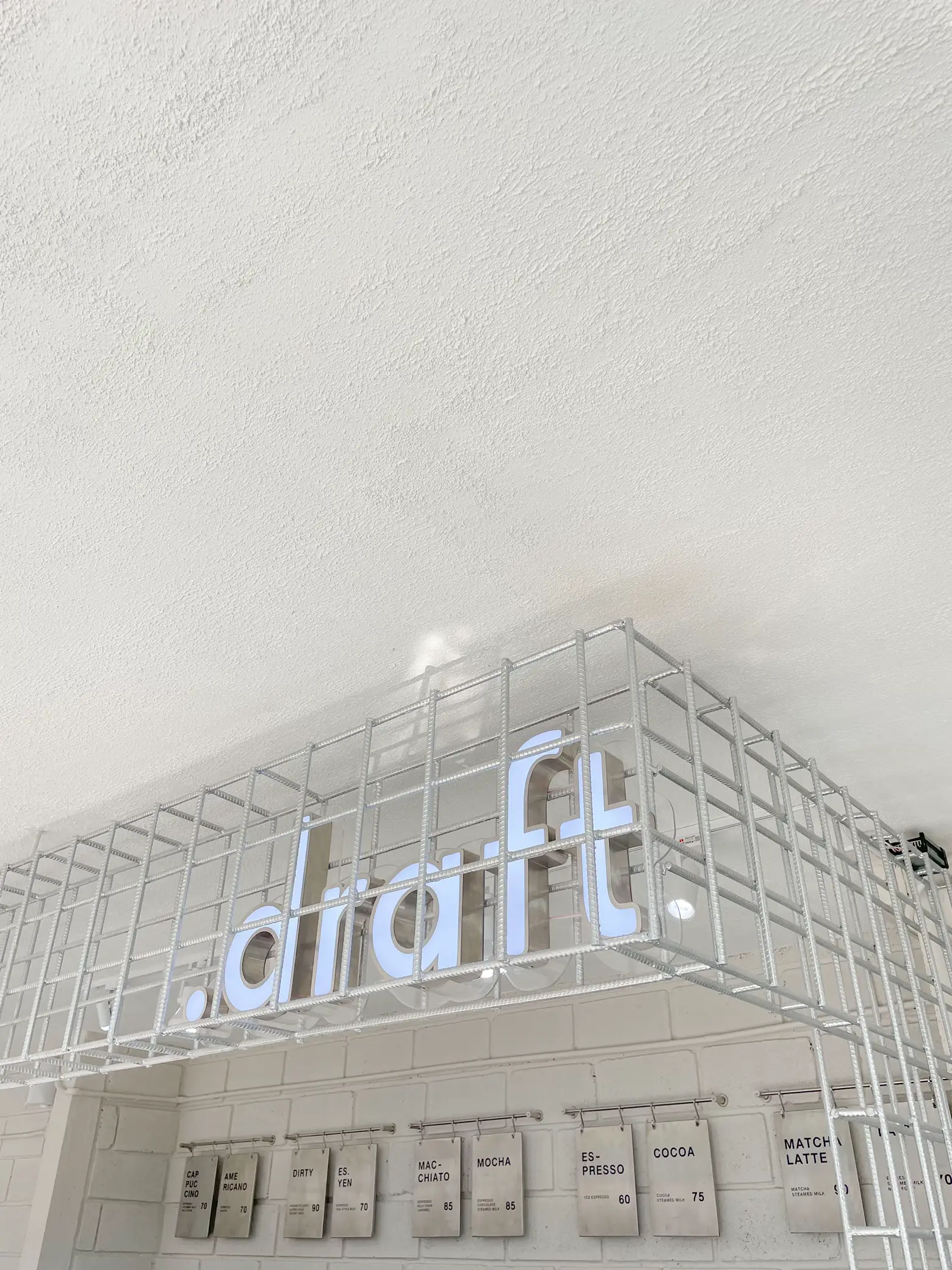 คาเฟ่เปิดใหม่โคราชอีกแล้ว ชื่อว่าร้าน ’‘ Draft ‘’ | แกลเลอรีที่โพสต์โดย _.oh.nat._💖 | Lemon8