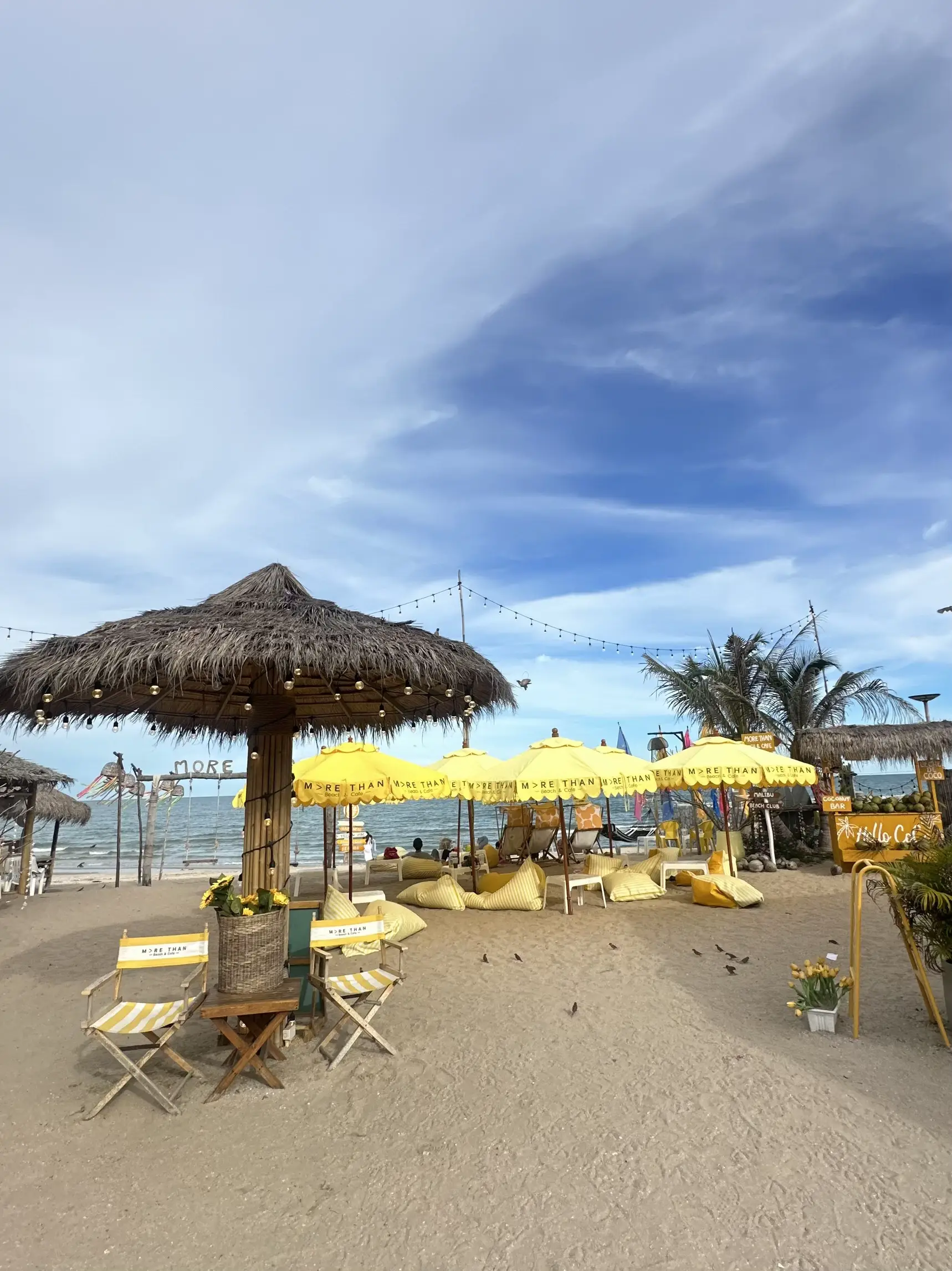 คาเฟ่น้อนเป็ดสุดคิ้วท์ 💛 More Than beach & cafe 🏝 @ชะอำ 🌴 | แกลเลอรีที่ ...