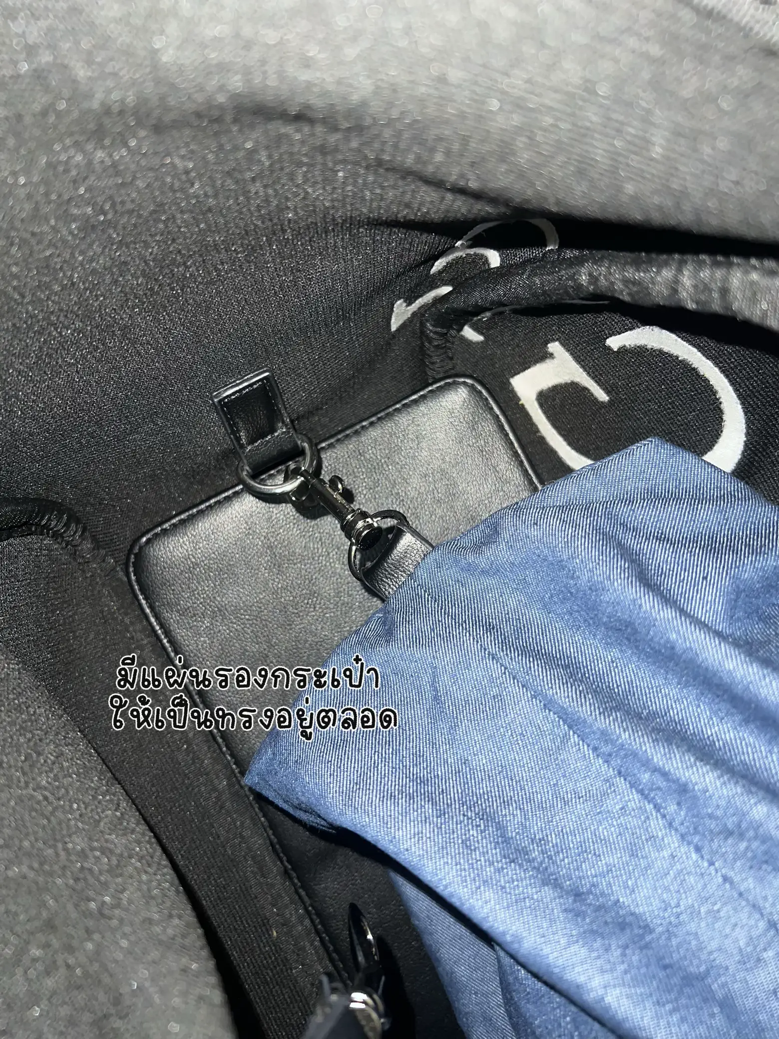 กระเป๋า Merge A Day Bag Medium🎀 | แกลเลอรีที่โพสต์โดย Piya | Lemon8