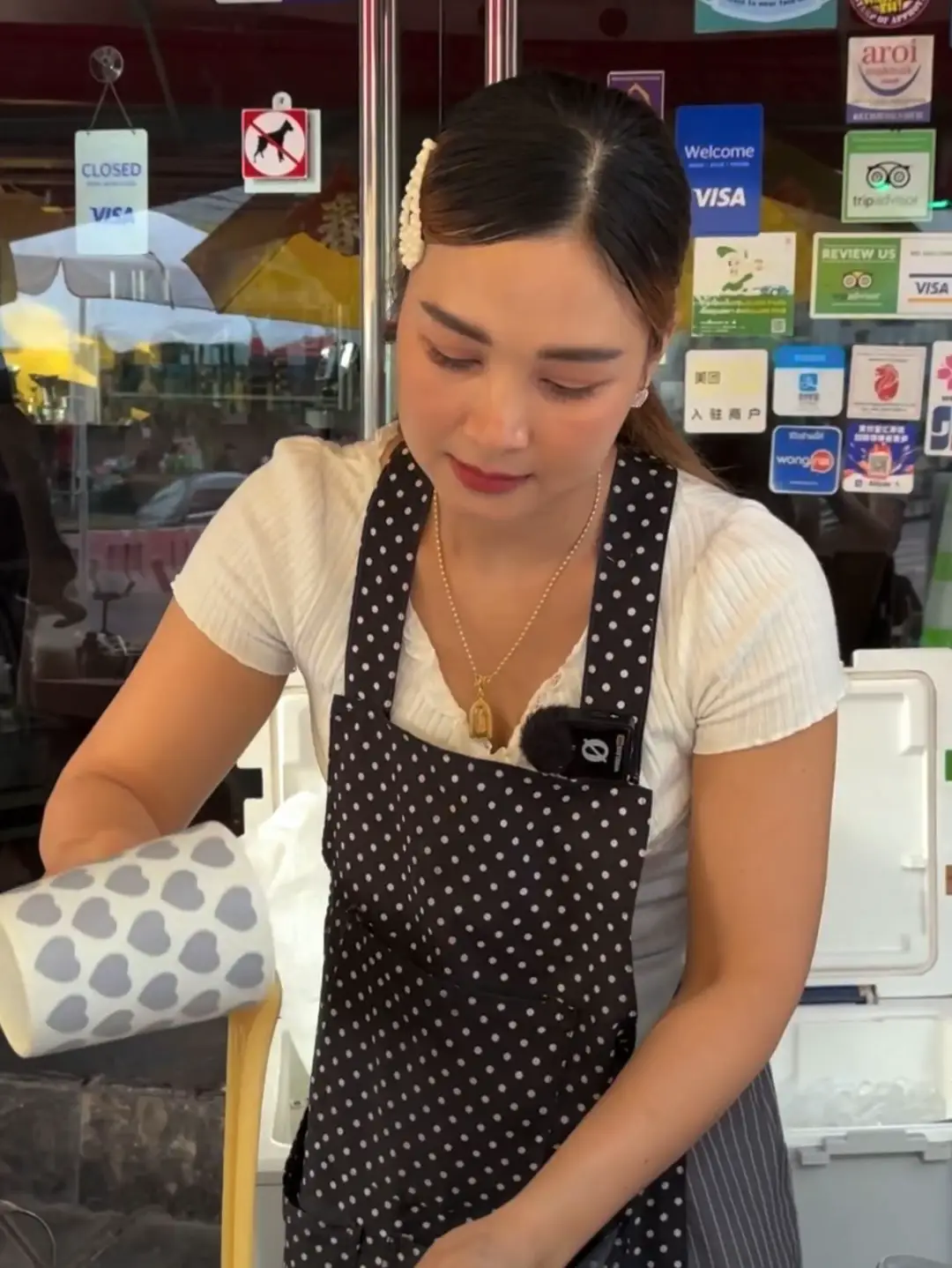 The Most Popular Coffee Lady | Ploysai Coffee | วิดีโอที่เผยแพร่โดย Food Vendor | Lemon8