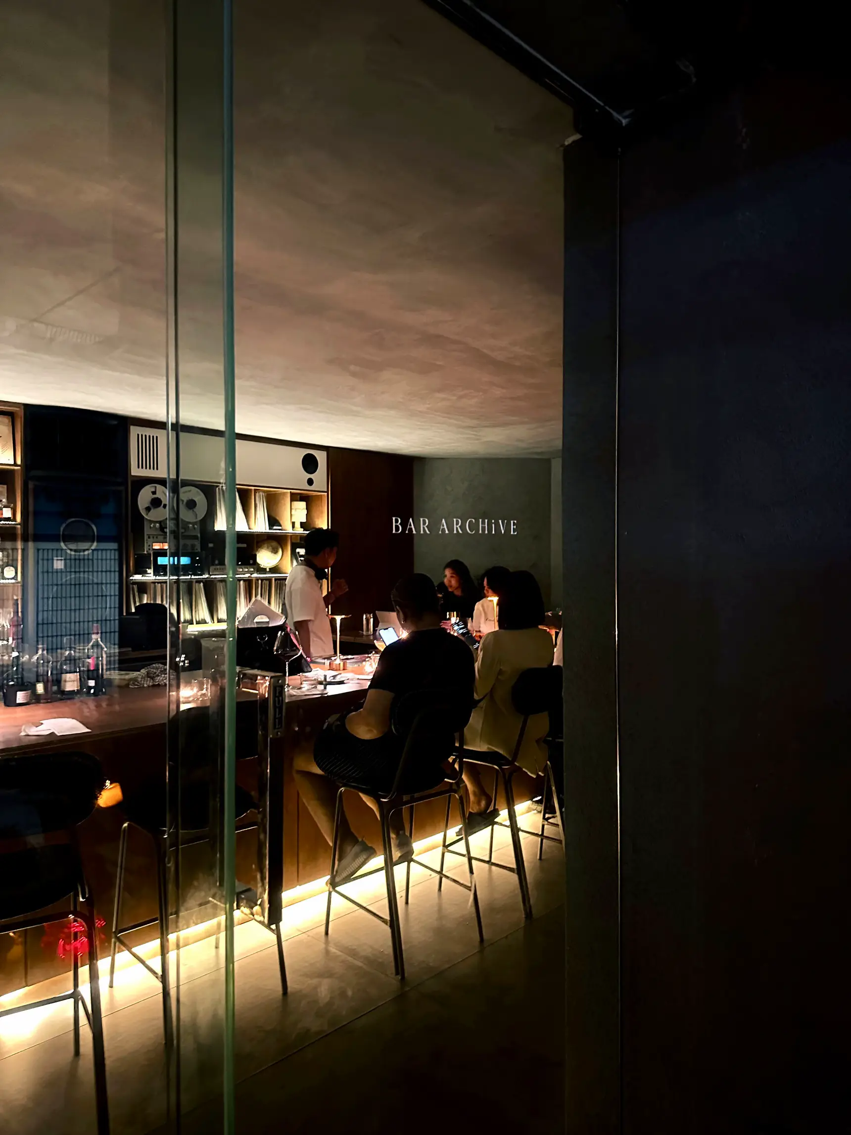 BAR ARCHiVE | บาร์เปิดใหม่ค่ด Good Vibes~ | แกลเลอรีที่โพสต์โดย soooooo—loy | Lemon8