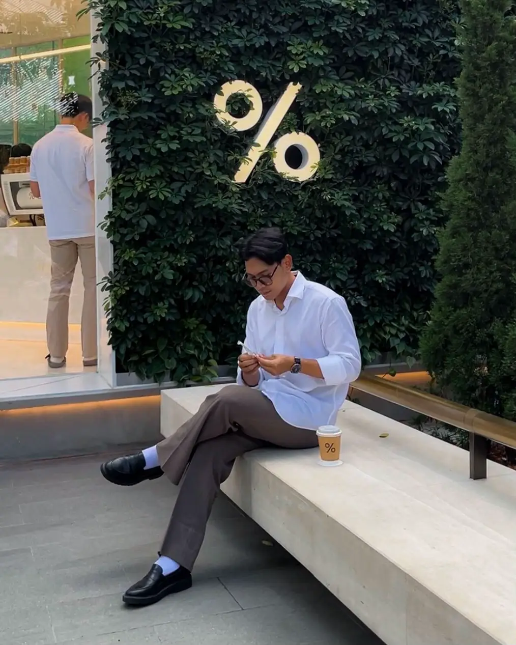 แต่งตัวไปคาเฟ่ด้วย Old money style .. | แกลเลอรีที่โพสต์โดย Alfurkon ...