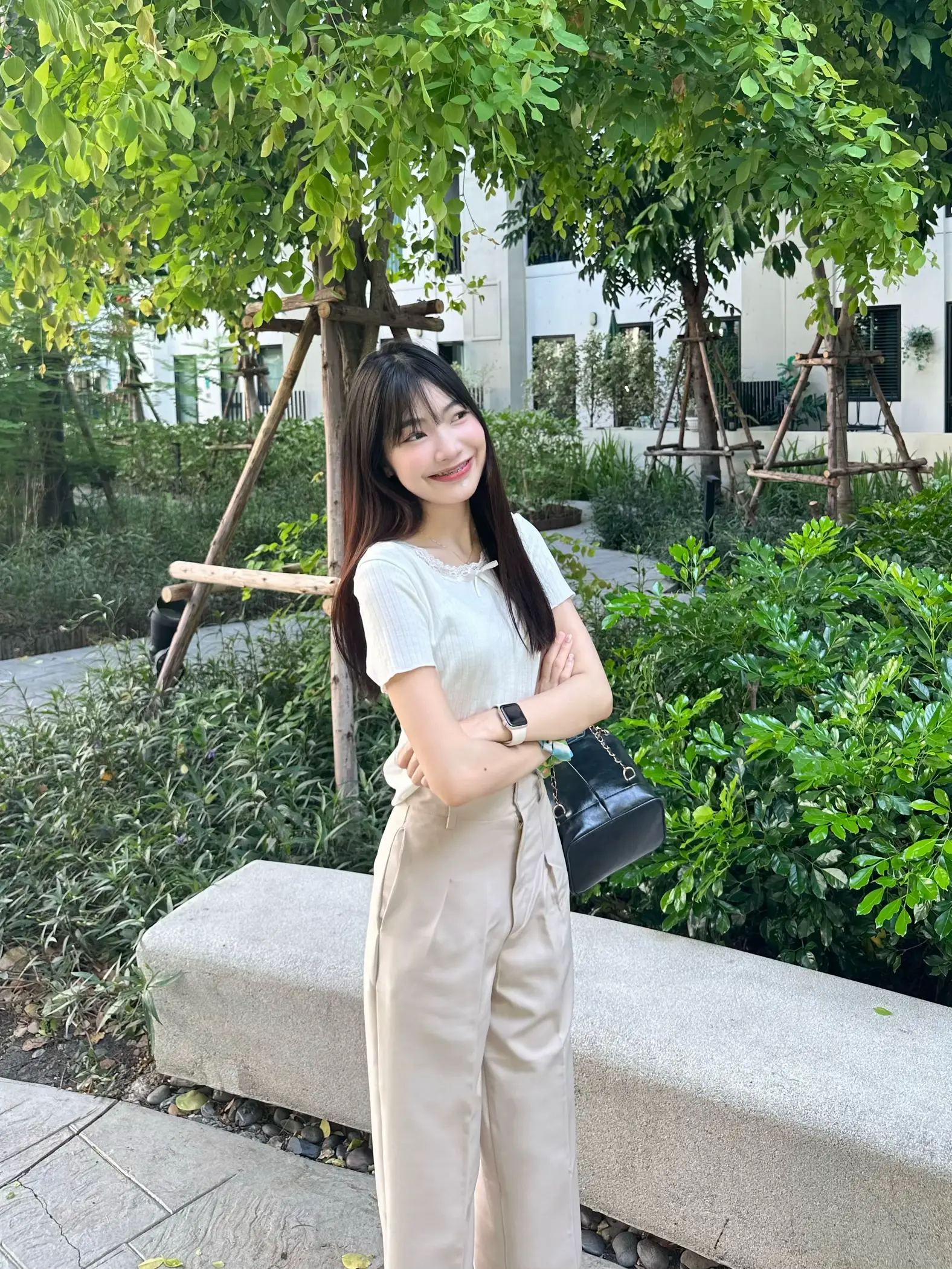 OOTD | แกลเลอรีที่โพสต์โดย 8 kong bam eng | Lemon8