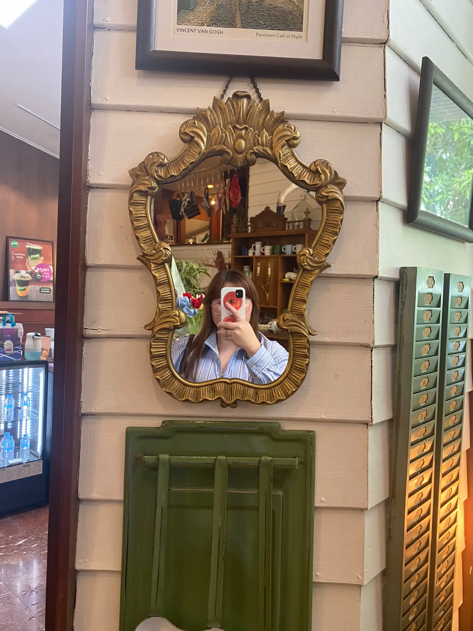 blue wild space ร้านขายของวินเทจ 🪑🪞🪟⏳🧸 | แกลเลอรีที่โพสต์โดย Navillera ...