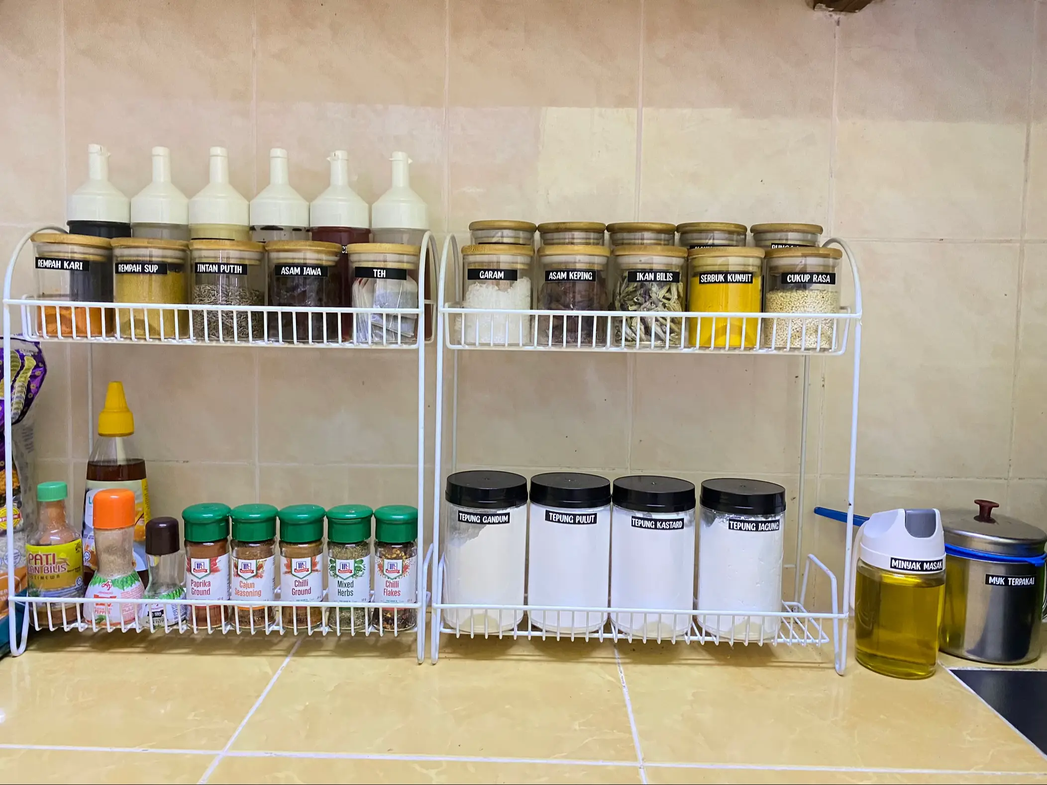 Storage kitchen | Galeri diposting oleh Flower | Lemon8