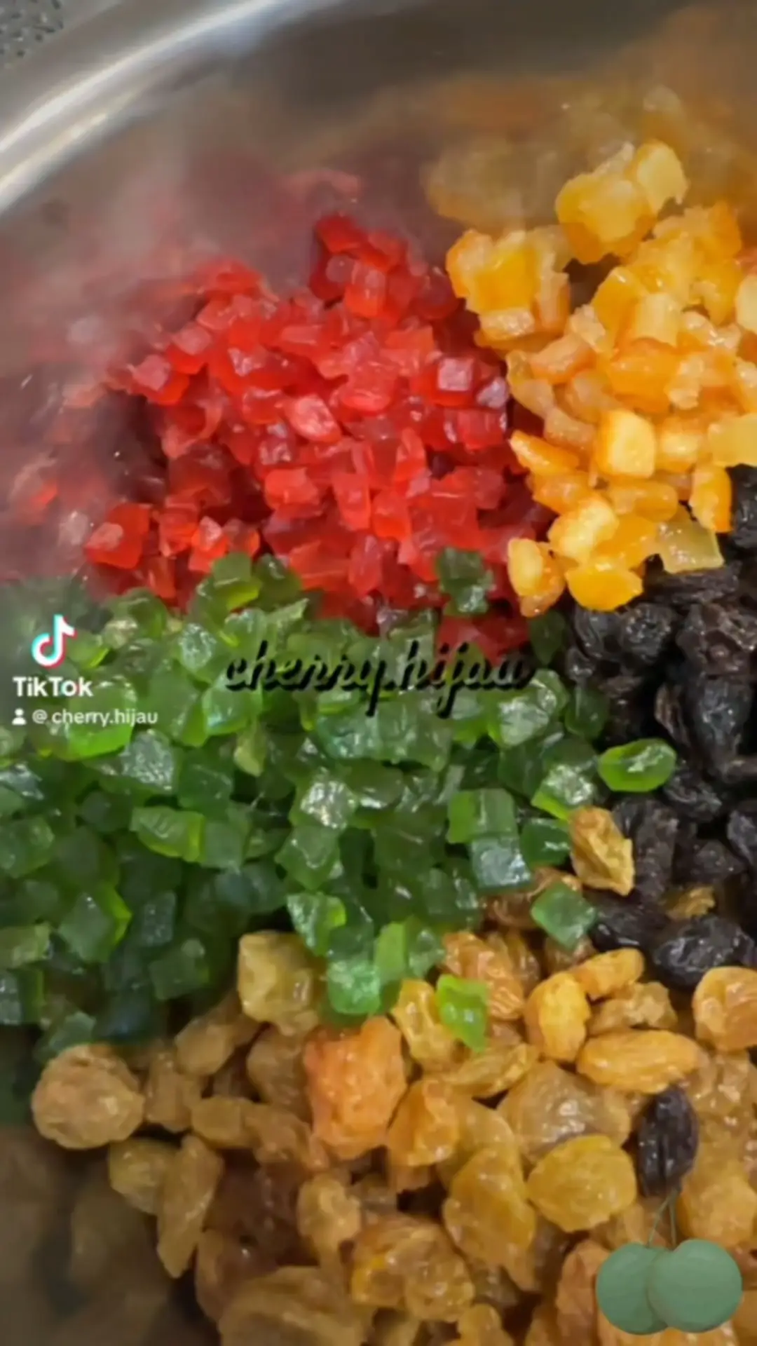 Premium Steamed Fruit Cake | Video diterbitkan oleh Cherry.Hijau | Lemon8