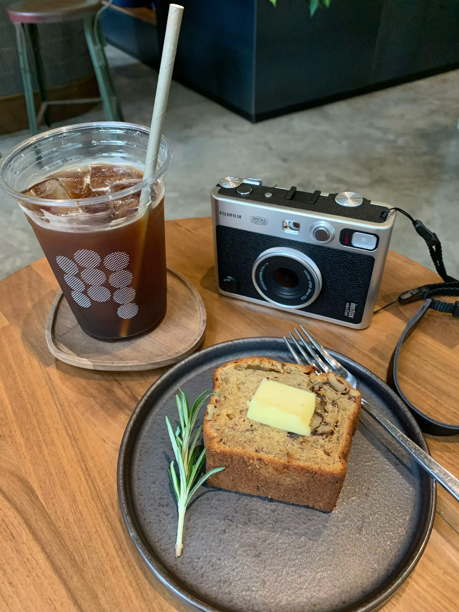 Piccolo Vicolo Cafe ราชเทวี 🌿🪑🥤🥨 | แกลเลอรีที่โพสต์โดย Fenafern | Lemon8