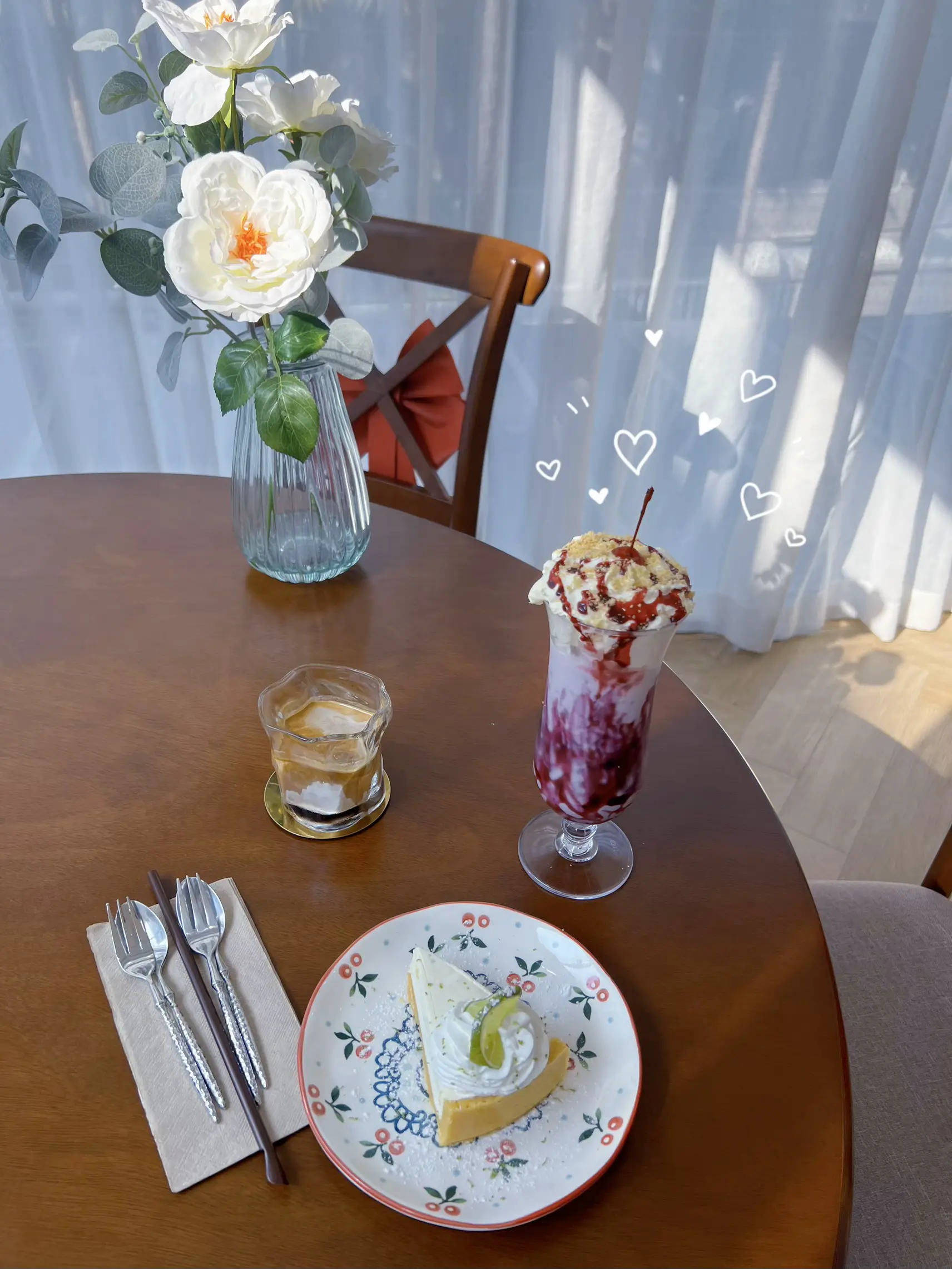 แชร์โล คาเฟ่สีละมุนฝั่งพระราม 9 😍 | แกลเลอรีที่โพสต์โดย Tukta Ang | Lemon8