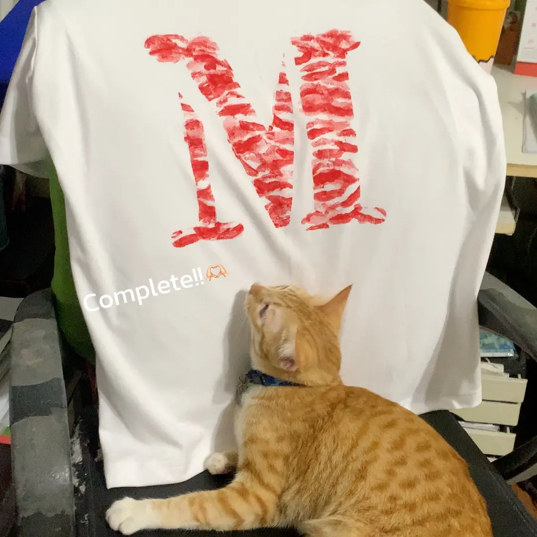 ทำเสื้อ kiss t-shirt ให้แฟนกัน💋! | แกลเลอรีที่โพสต์โดย Palii_ | Lemon8