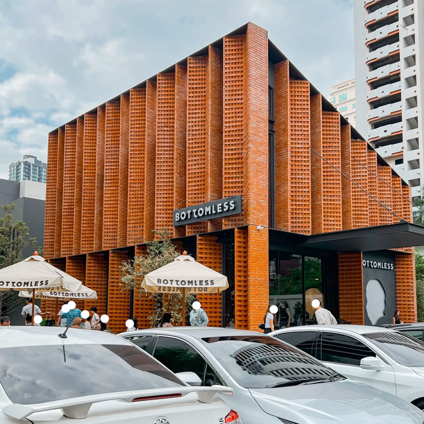 📍Bottomless S33🧱 | Gallery posted by • ᗩOᗰ ☻ • | Lemon8