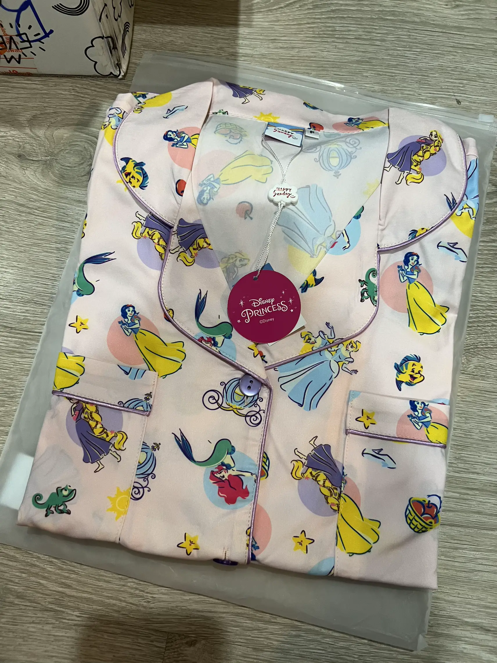 ชุดนอน Happy Sunday | แกลเลอรีที่โพสต์โดย Natt | Lemon8