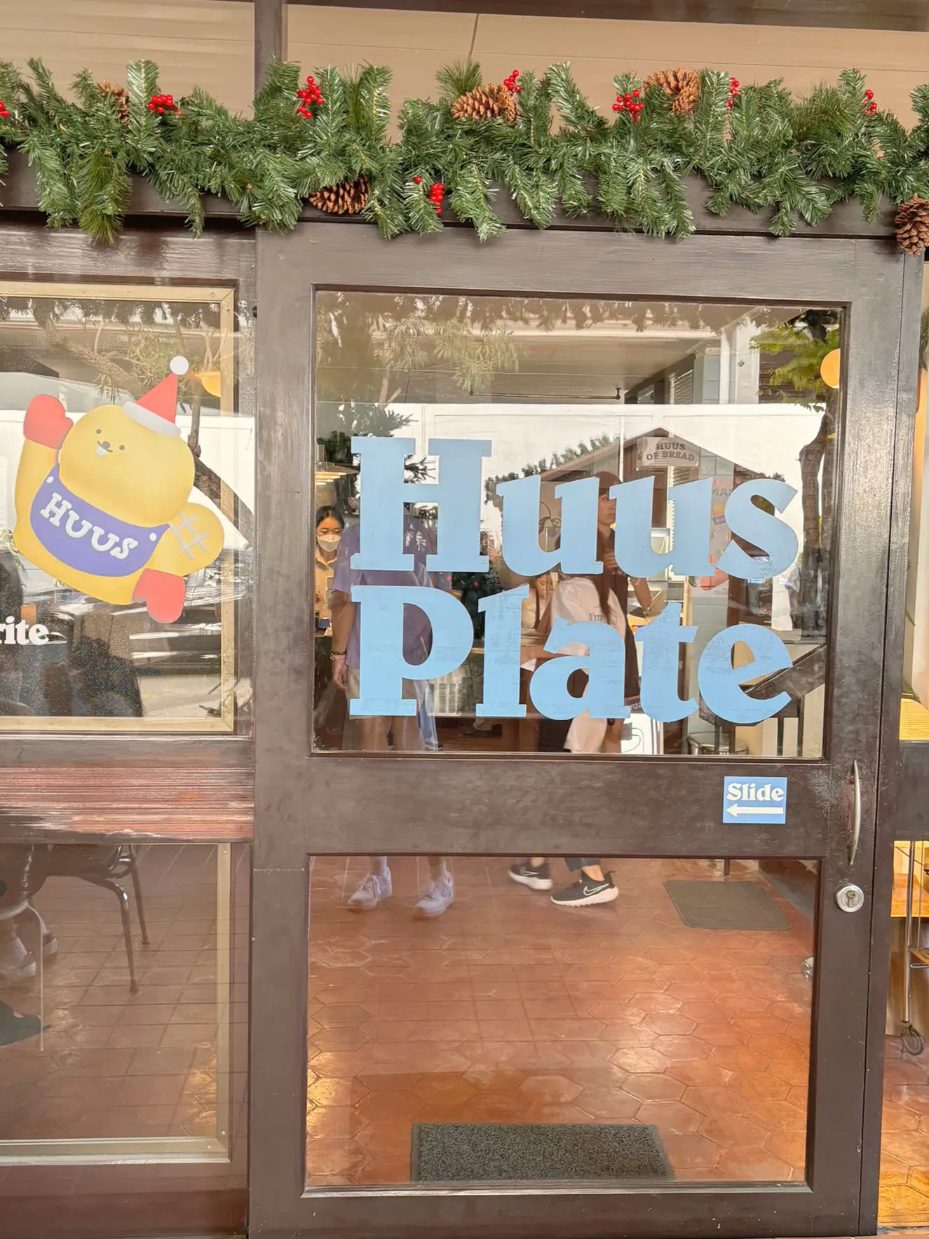 🎅🏻🎄 Huus Plate | คาเฟ่เปิดใหม่สุดฮิตในธีมคริสต์มาส | แกลเลอรีที่โพสต์ ...