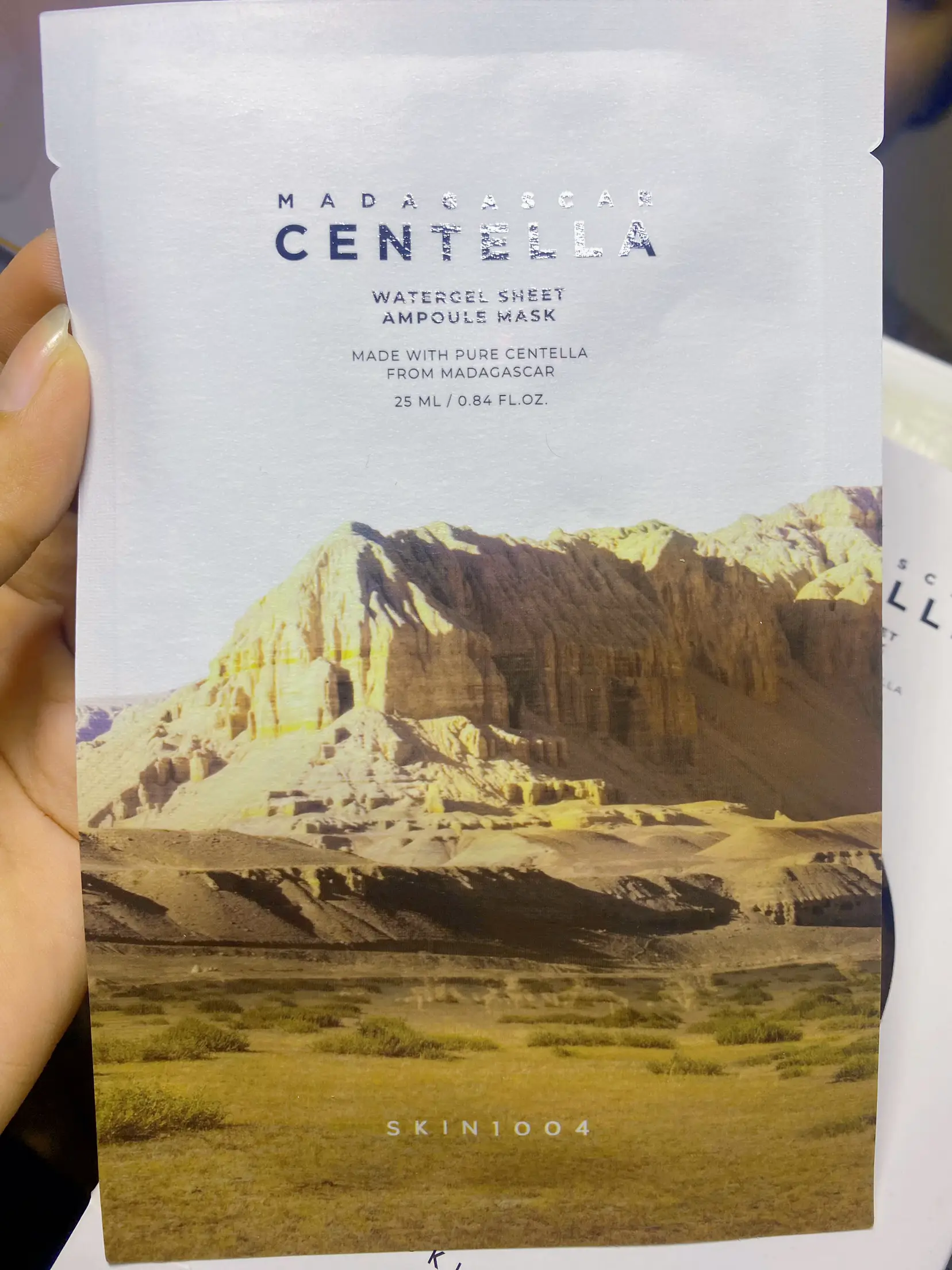 The face mark saw the clear face walking and picking up. | Gallery ...