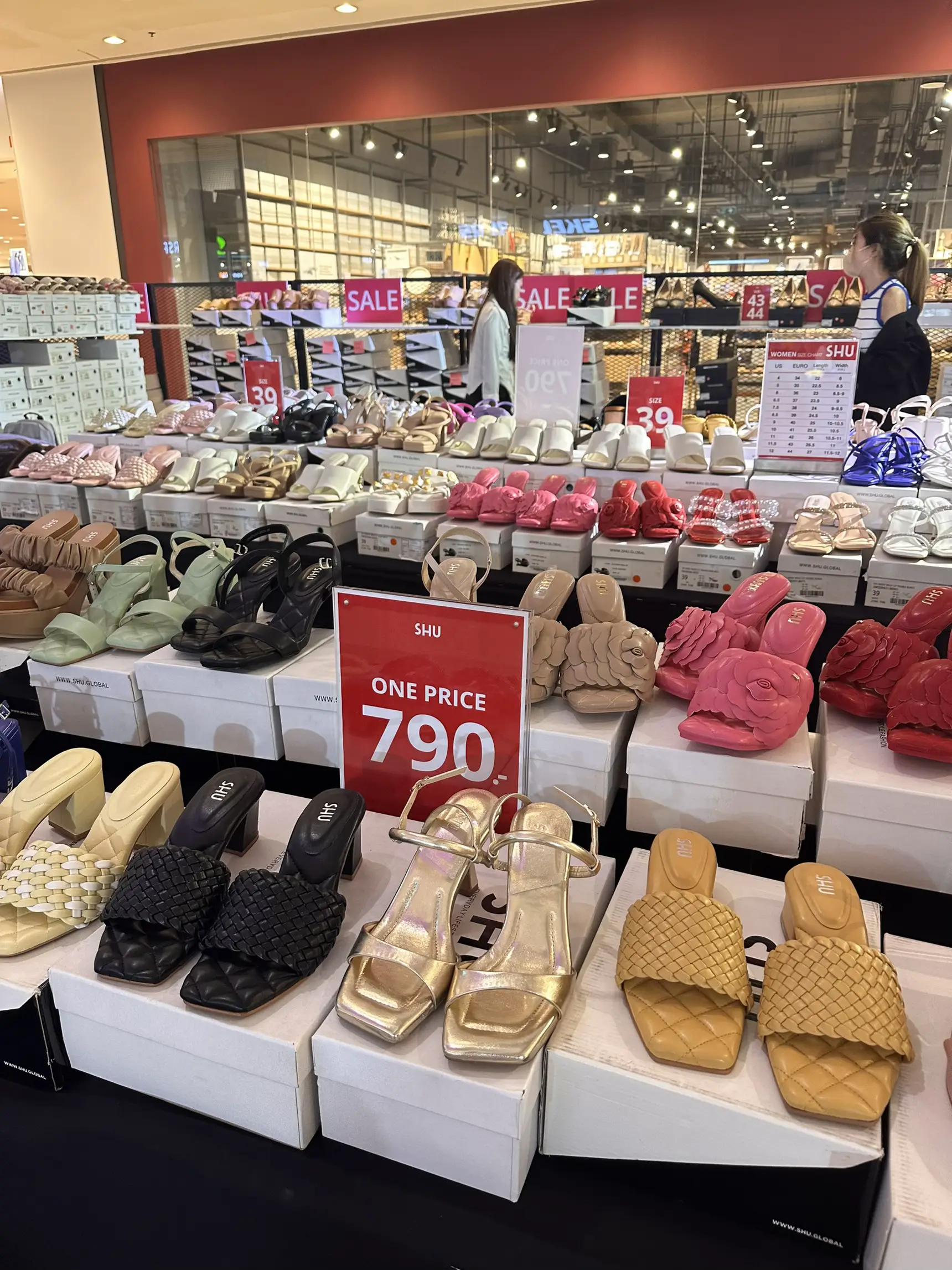 SHU SALE 70% | แกลเลอรีที่โพสต์โดย Fern ファーン | Lemon8