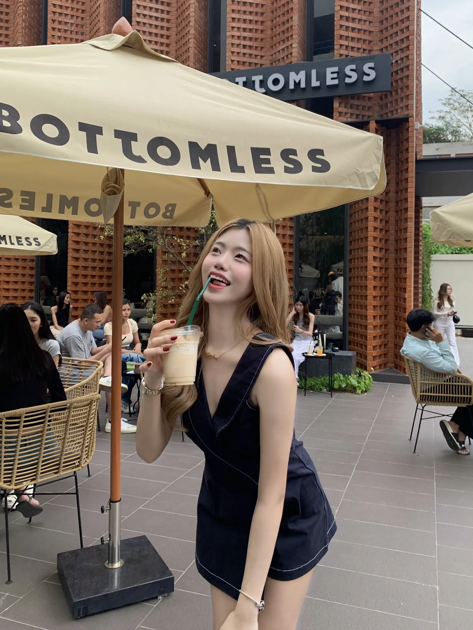 OOTD cafe look and post ideas☕️🧋 | แกลเลอรีที่โพสต์โดย Noeihom💋 | Lemon8