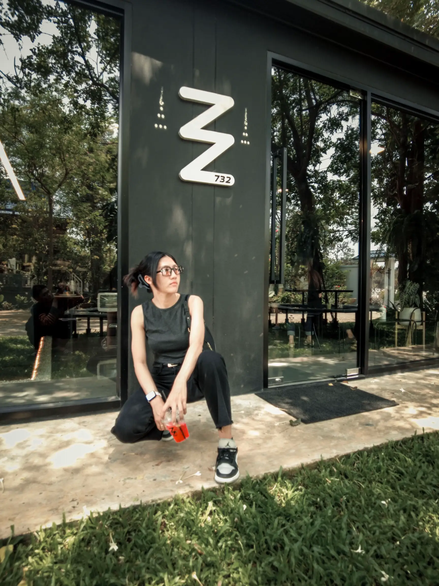 732 Cafe คาเฟ่ดาร์กๆ คูลๆ 🖤☕️ | แกลเลอรีที่โพสต์โดย Apinyan | Lemon8