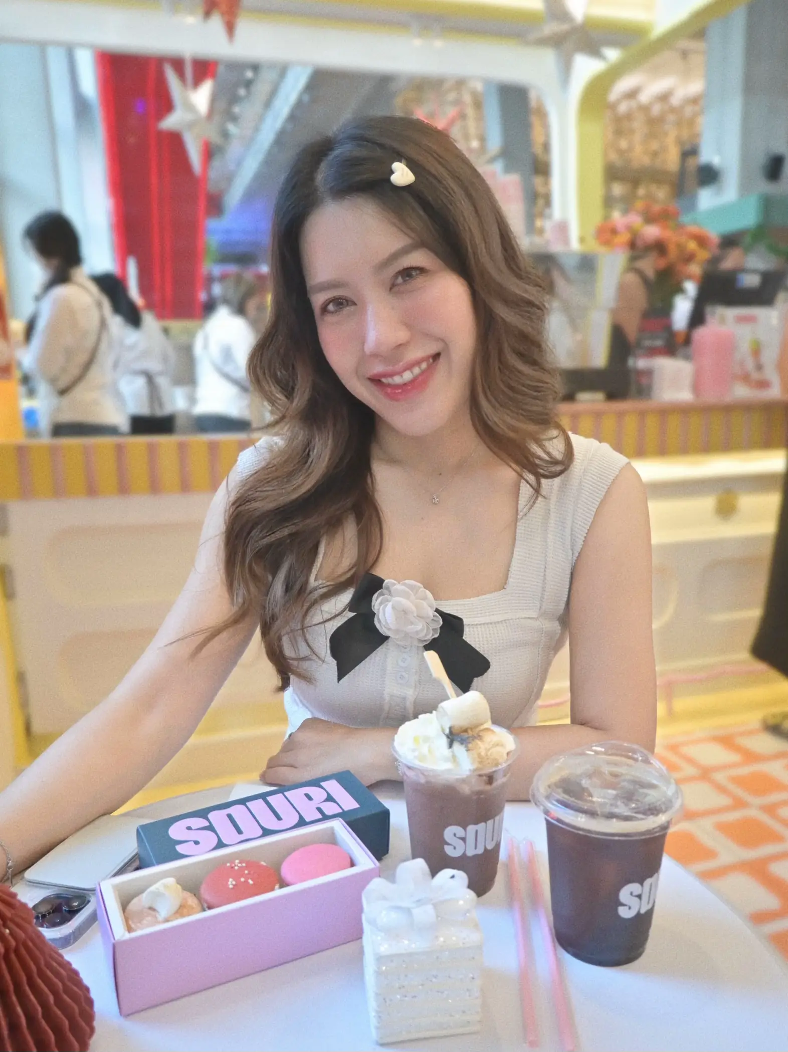 REVIEW SOURI MACARON ร้านดัง จะอร่อยแค่ไหน 💛🩷 | แกลเลอรีที่โพสต์โดย KOOKKIK.H | Lemon8