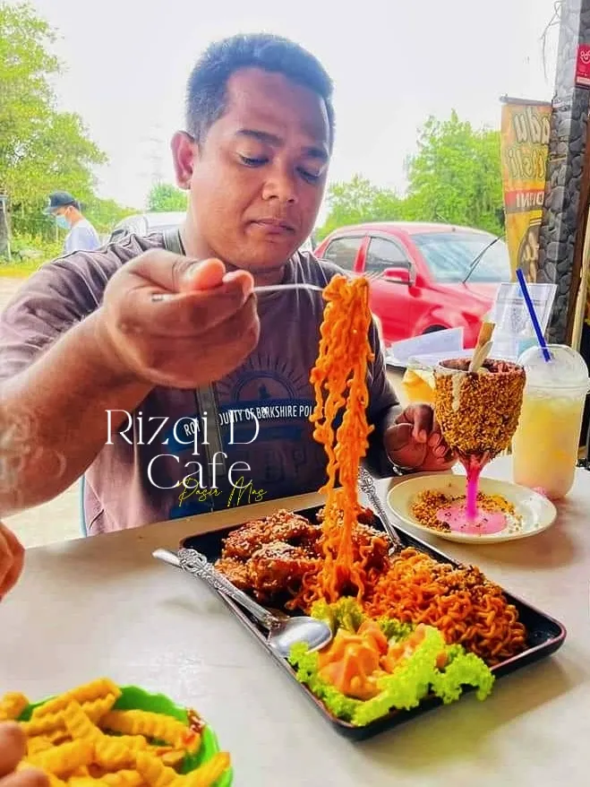 Rizqi D'Cafe Pasir Mas | Galeri disiarkan oleh CP_YUNIE | Lemon8