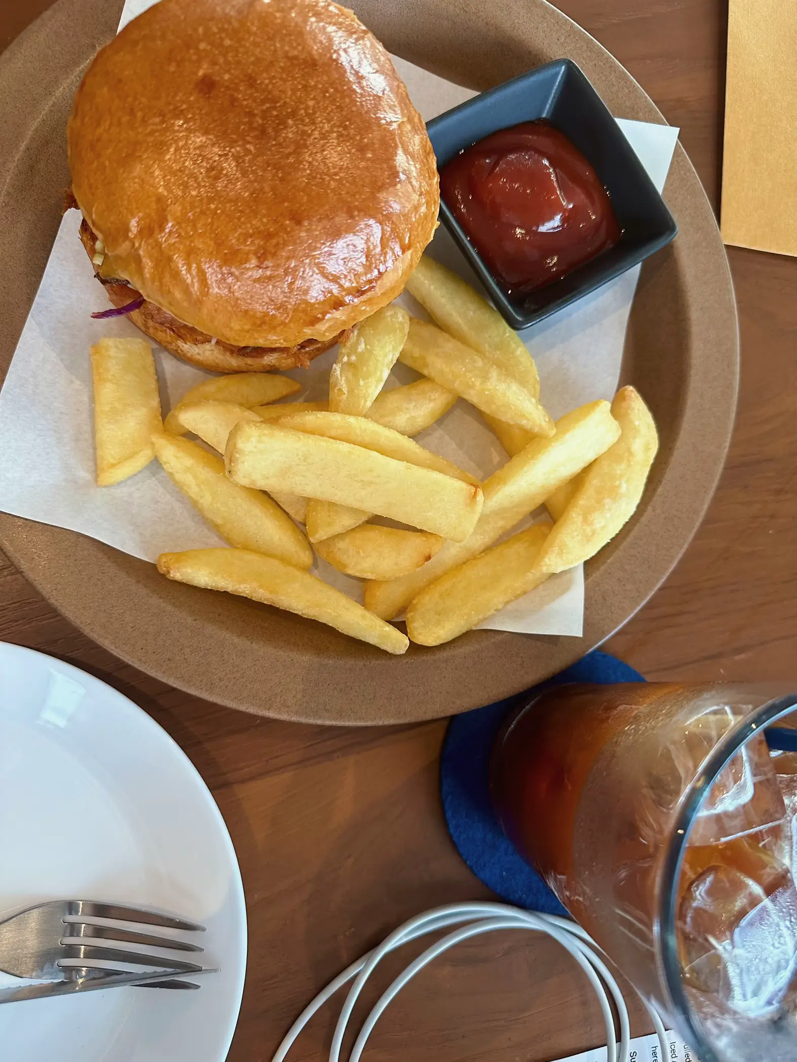 Cafe Hopping: Feast Monday Rama 9 | แกลเลอรีที่โพสต์โดย Bewbewt’s | Lemon8