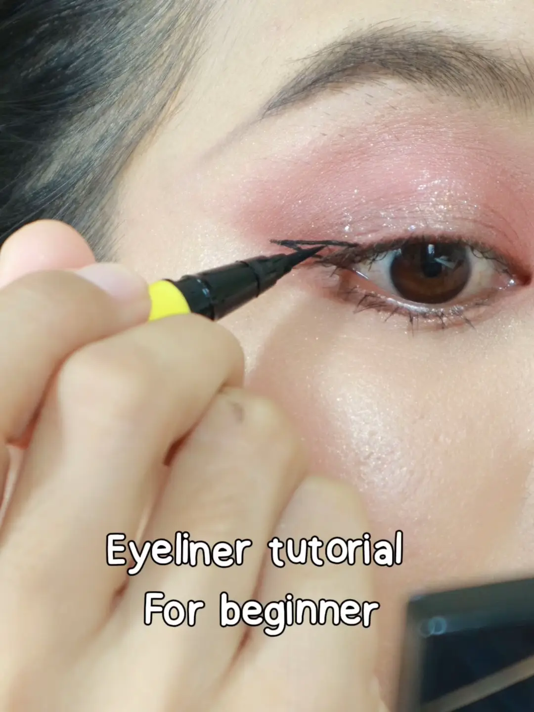 Eyeliner Tutorial For Beginner Makeup Soda Chic วิดีโอที่เผยแพร่โดย