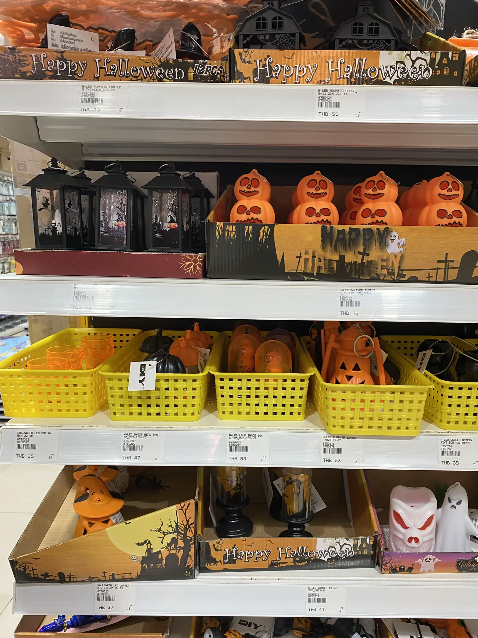 ของแต่งห้องฮาโลวีนราคาหลักสิบที่MR. D.I.Y👻 | แกลเลอรีที่โพสต์โดย Home.Fon🌧️ | Lemon8