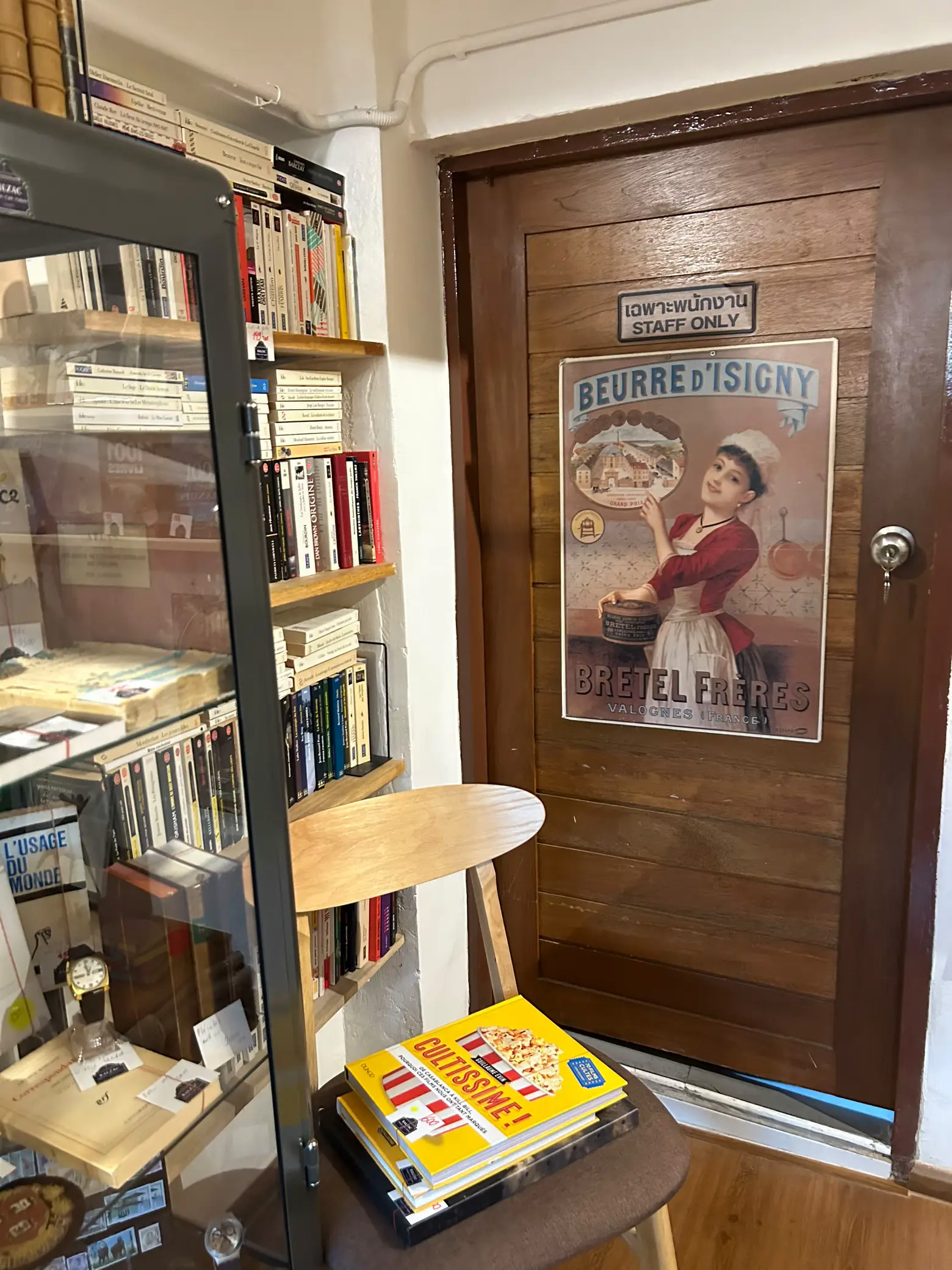 Balzac คาเฟ่สำหรับคนรักหนังสือสไตล์ฝรั่งเศส 📚 | แกลเลอรีที่โพสต์โดย gail | Lemon8