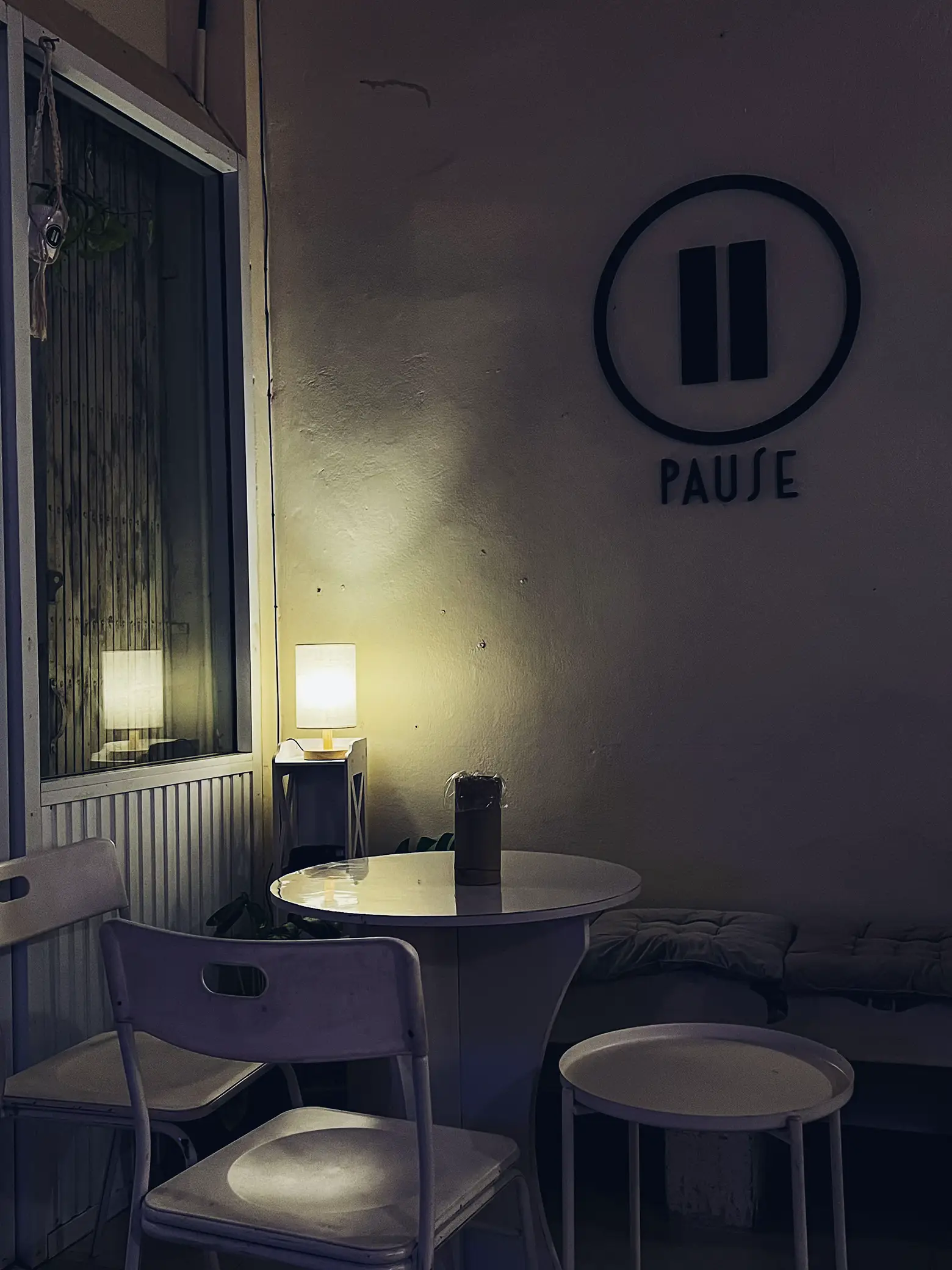 Pause Cafe นครนายก กลางวันกลางคืนได้ทุกฟิล 🍃 | แกลเลอรีที่โพสต์โดย Gookatitaya | Lemon8