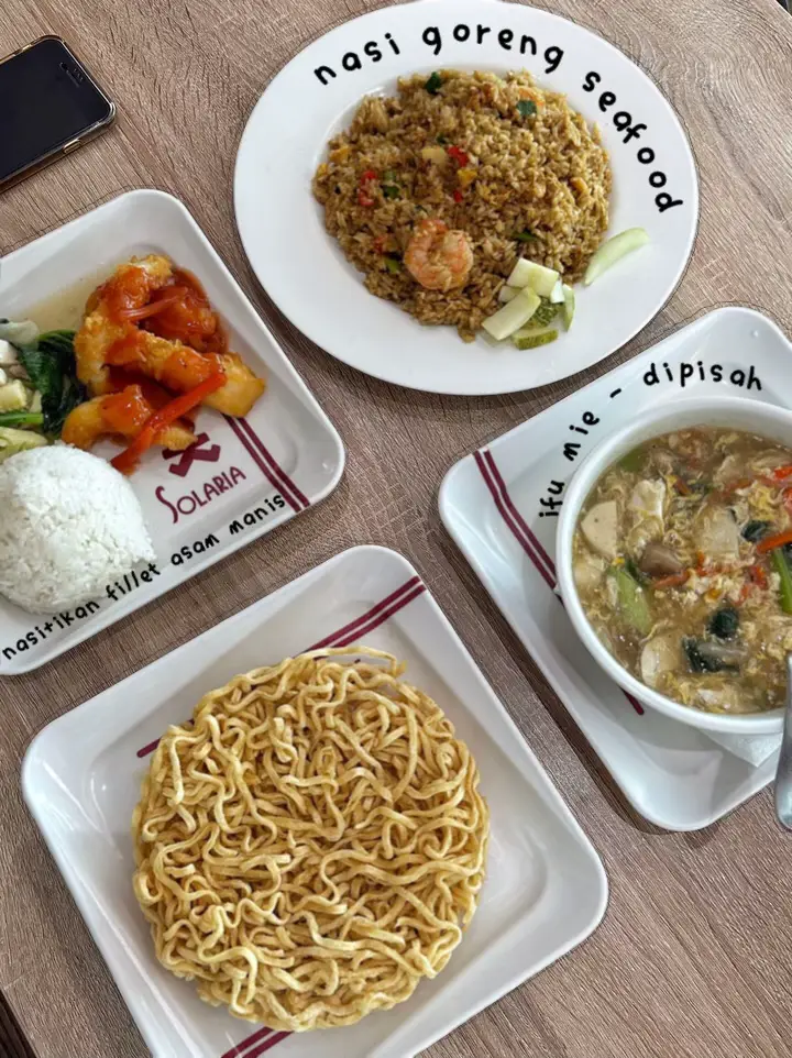 makan sambil lihat pesawat? you must try! | Galeri diposting oleh Tiya Wardani | Lemon8