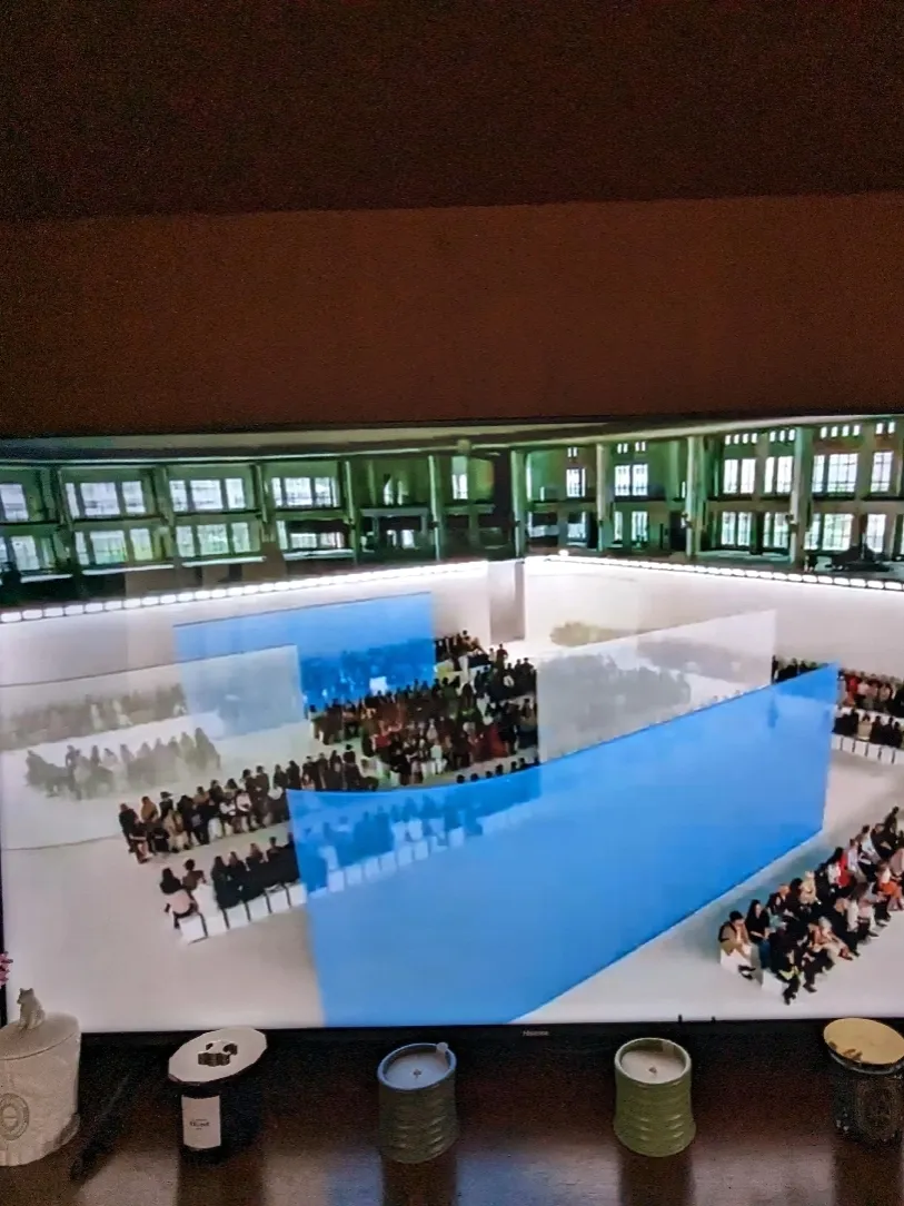 ของขวัญจาก Ferragamo Thailand + ดูแฟชั่นโชว์ | แกลเลอรีที่โพสต์โดย Pea Lemon8🍋 | Lemon8