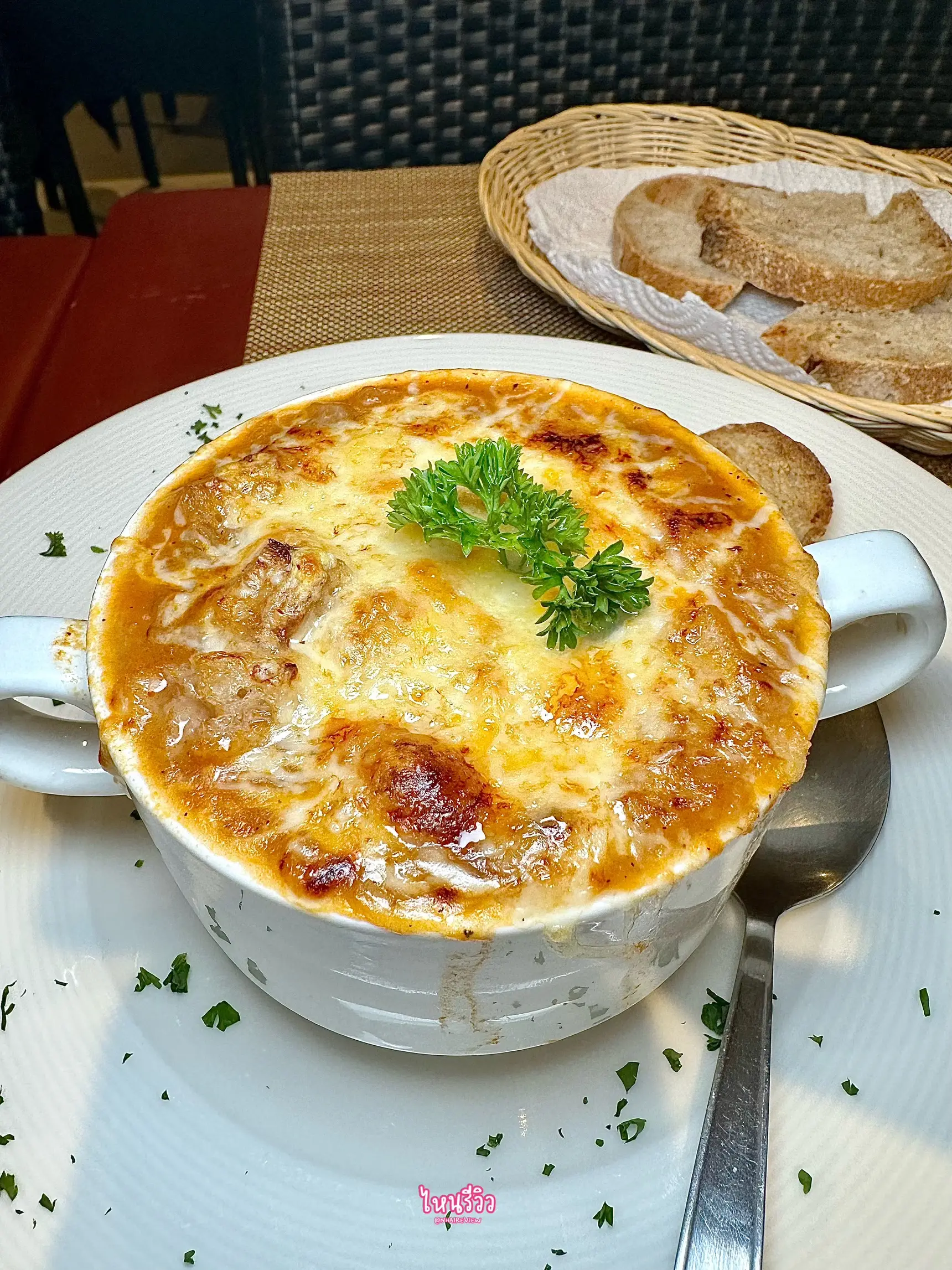 Morr Barr Sathorn Bkk 📍 ถนนนราธิวาส ซอย 15-17 🥂 | แกลเลอรีที่โพสต์โดย ...