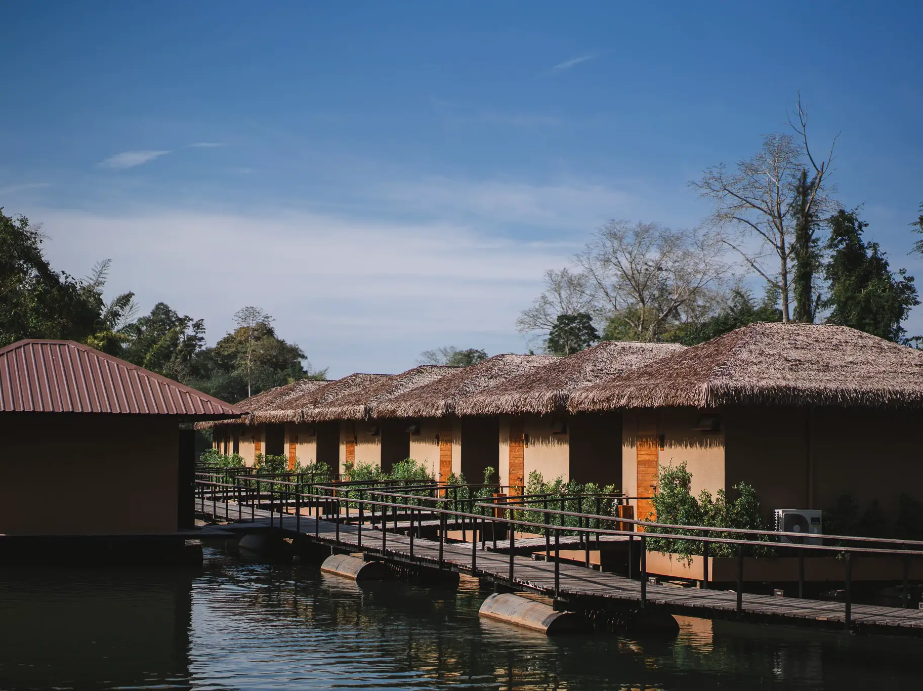 🚙 หนีฝุ่น มาซบธรรมชาติ ที่ Cherlynn Resort, Kanchanaburi | แกลเลอรีที่ ...