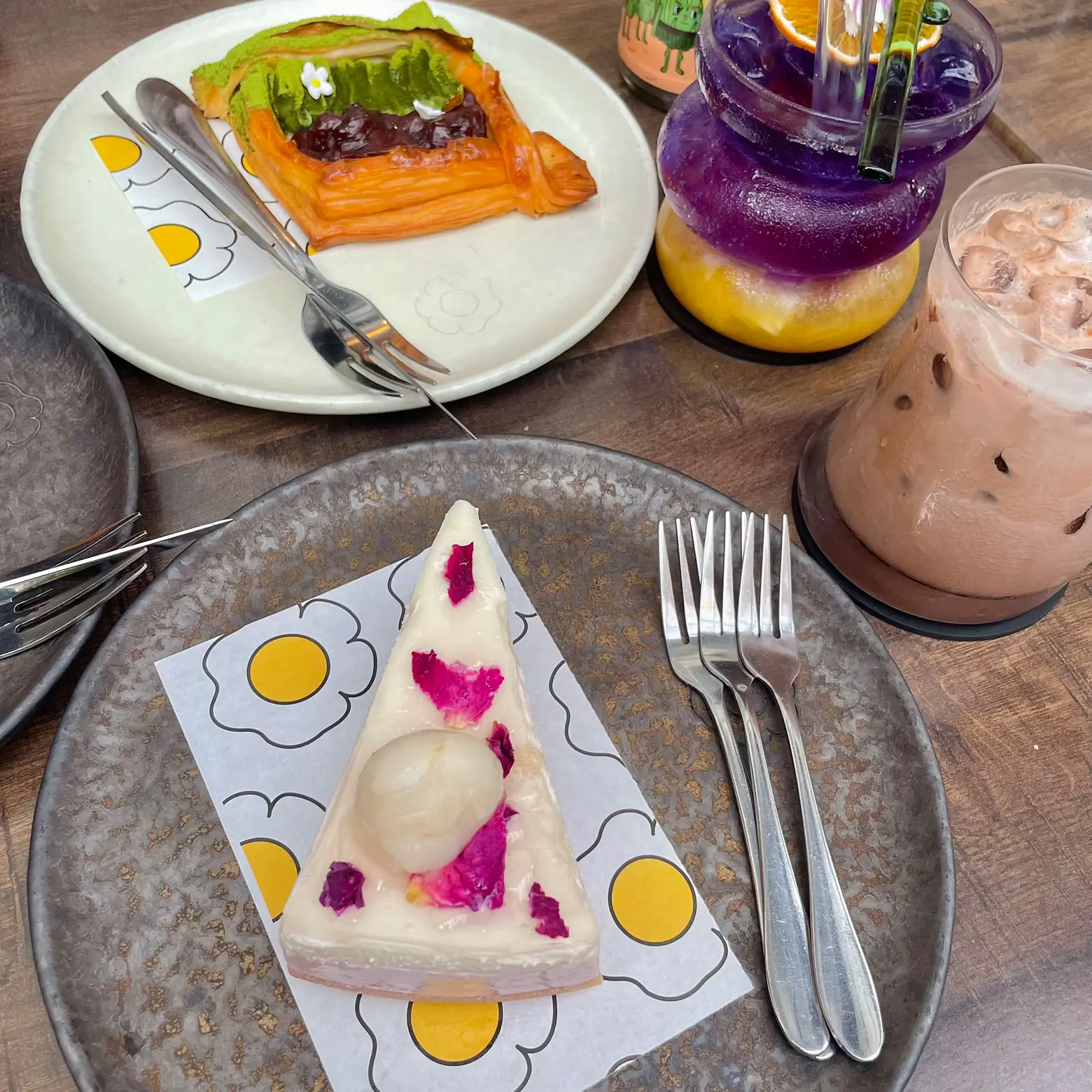 Solace cafe Bukit Bintang | Galeri disiarkan oleh 𝒜𝓃𝒶𝓉𝒶𝓈𝒾𝒶 | Lemon8