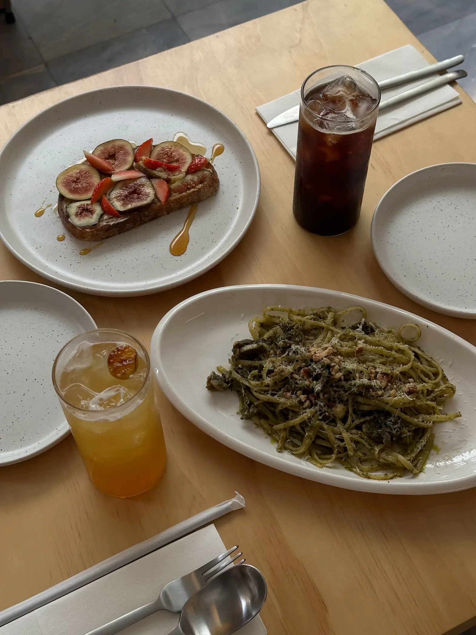 พิกัดคาเฟ่ใหม่ Real Studio ที่แสงสวยม้ากกก | แกลเลอรีที่โพสต์โดย ...