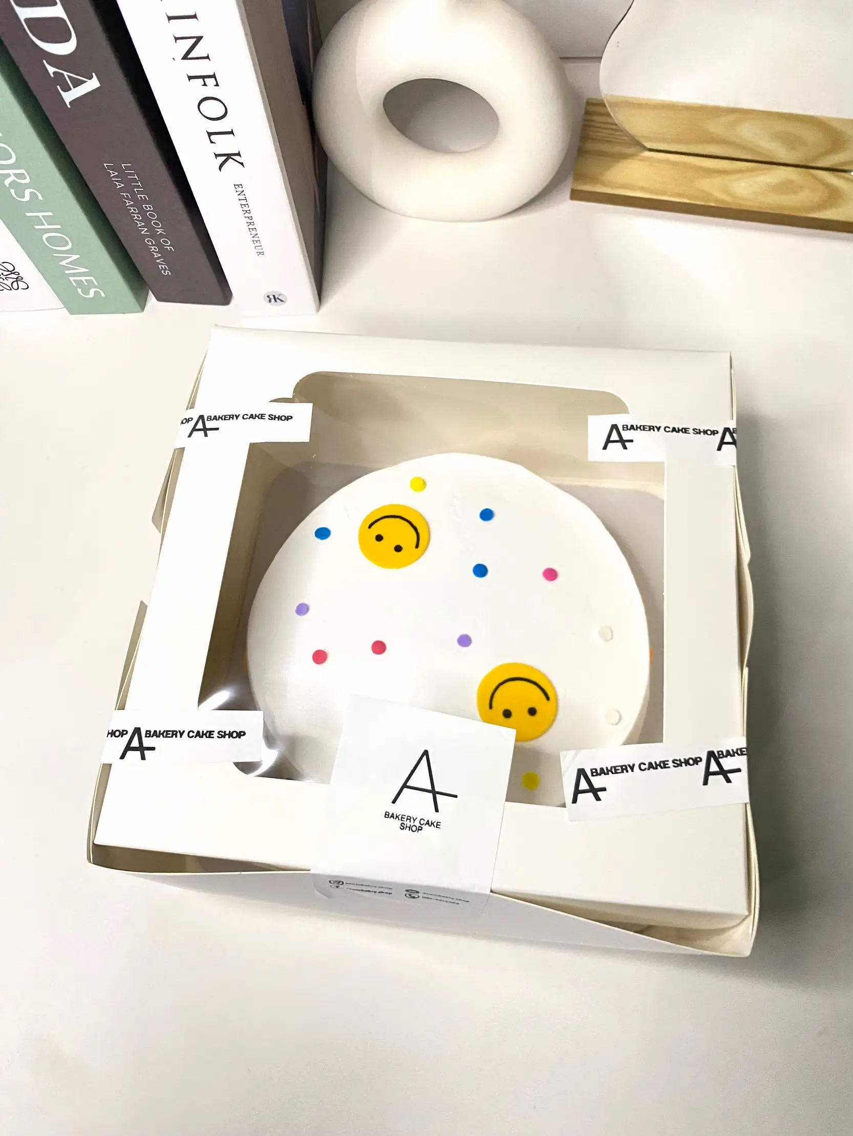 เค้กมินิมอล | แกลเลอรีที่โพสต์โดย Atom Napaporn | Lemon8